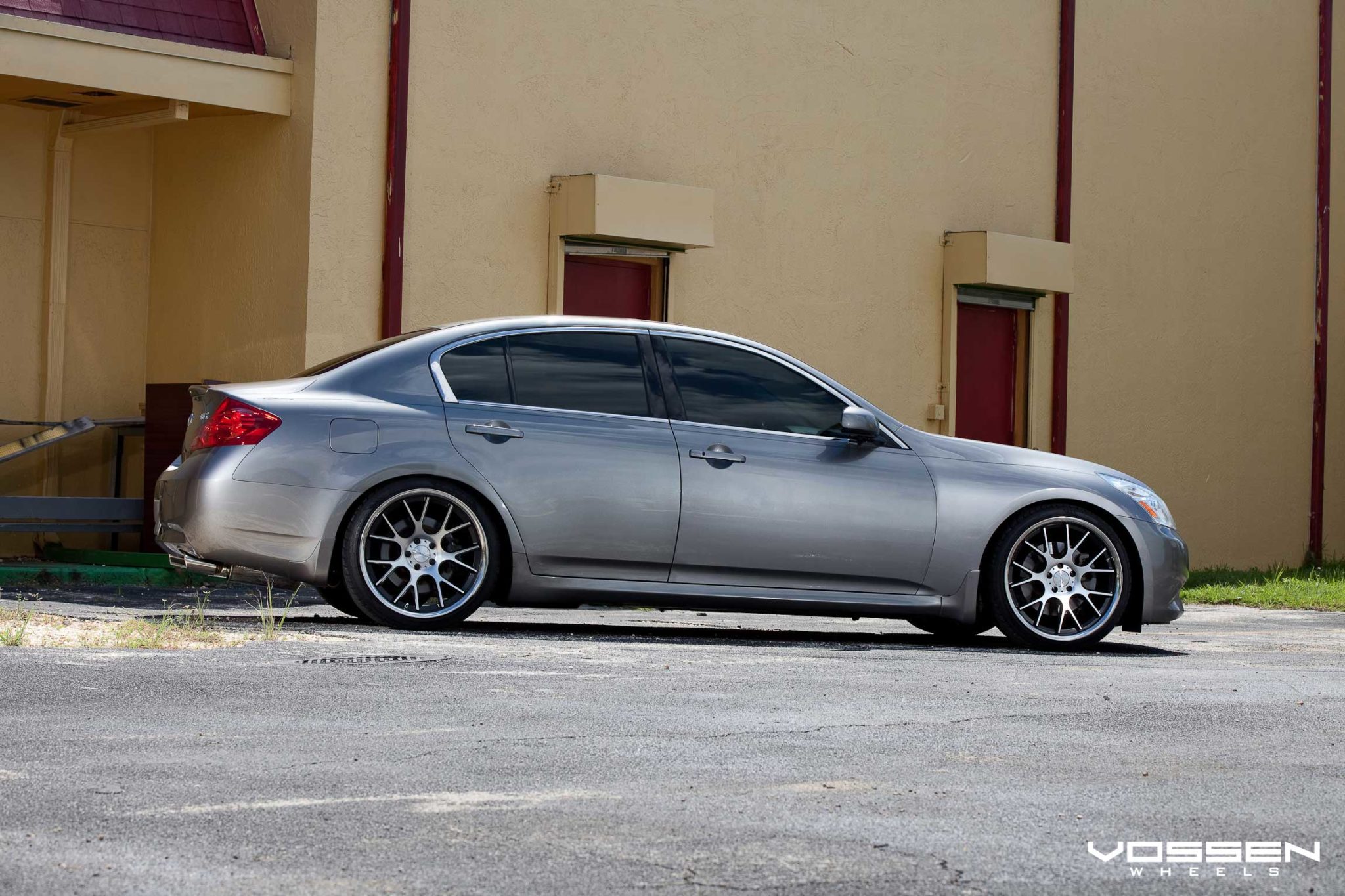 Infiniti G37 - Vossen CV2