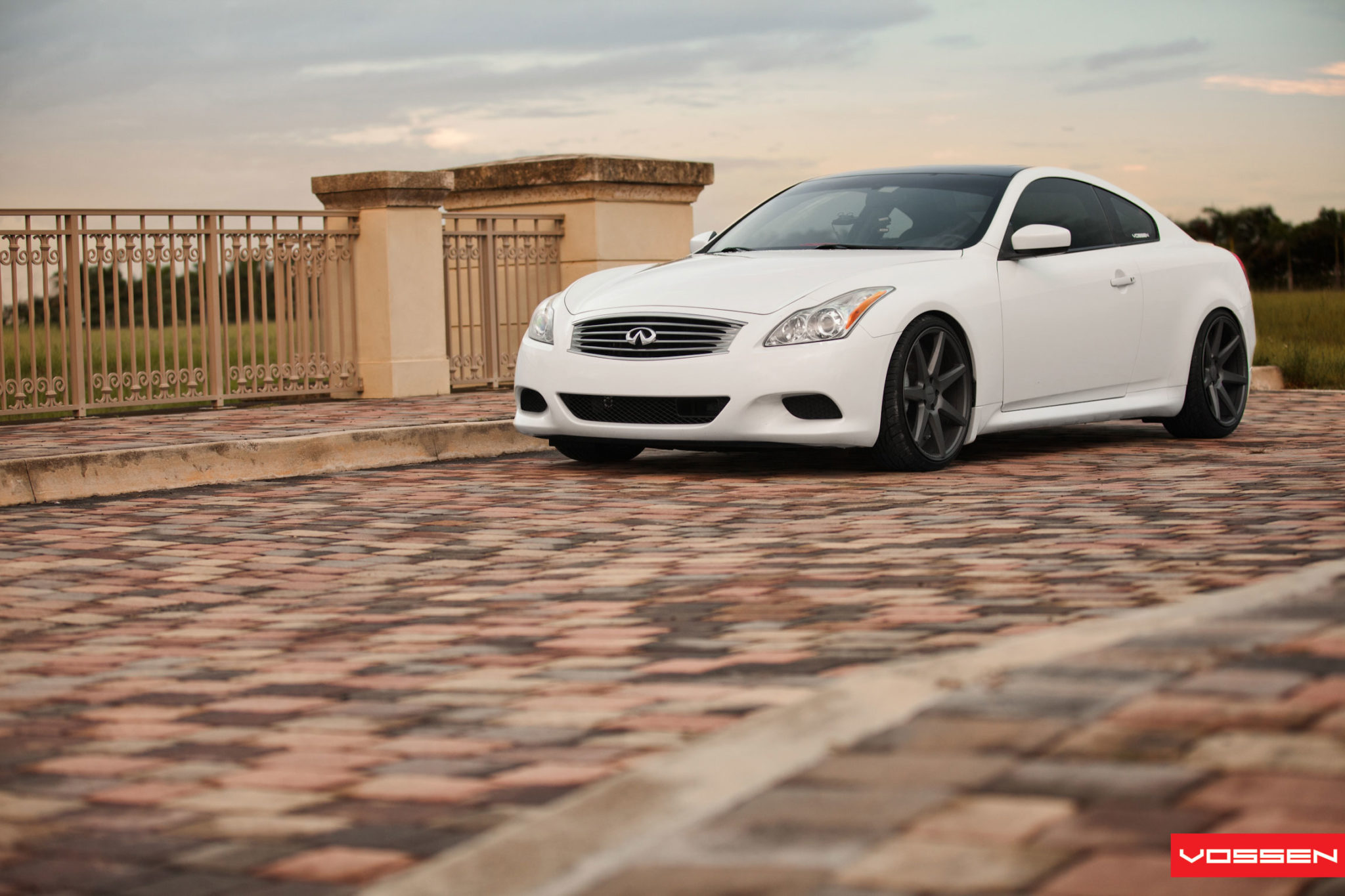 Infiniti G37 - Vossen CV7