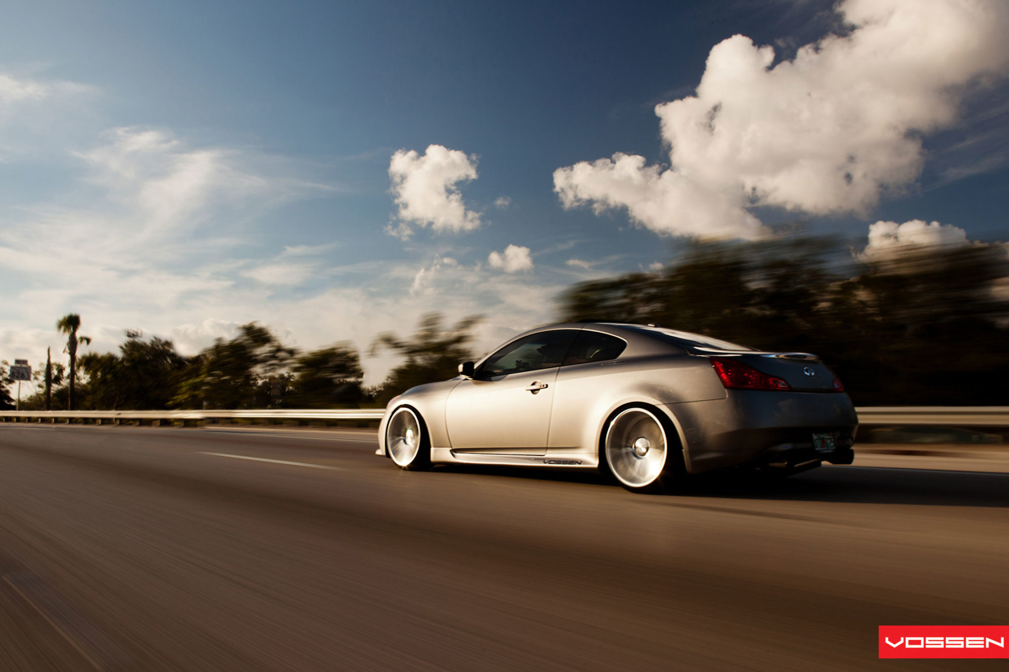 Infiniti G37 - Vossen CV7