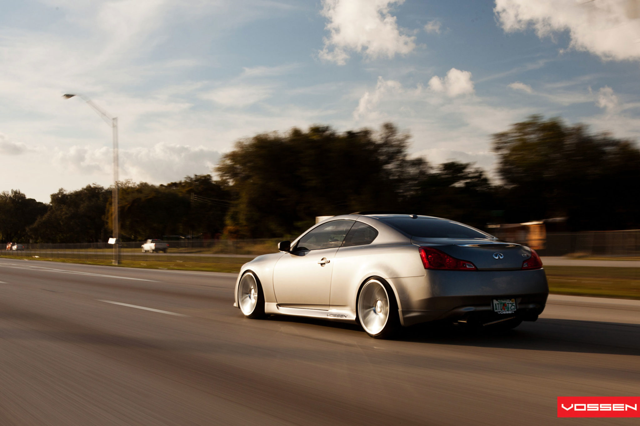 Infiniti G37 - Vossen CV7