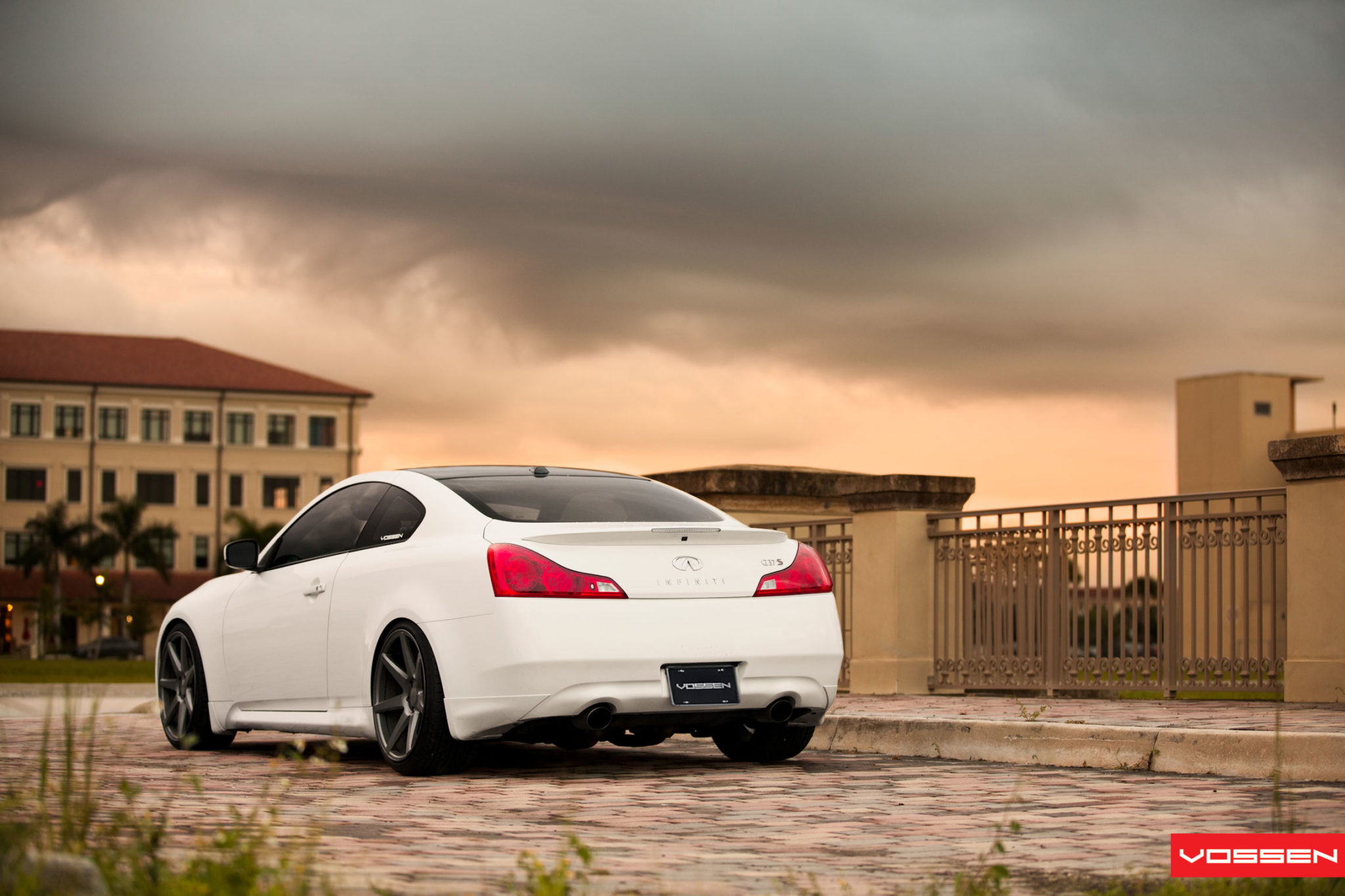 Infiniti G37 - Vossen CV7