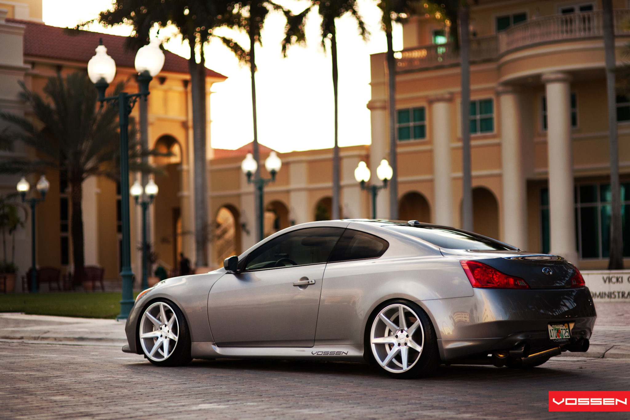 Infiniti G37 - Vossen CV7