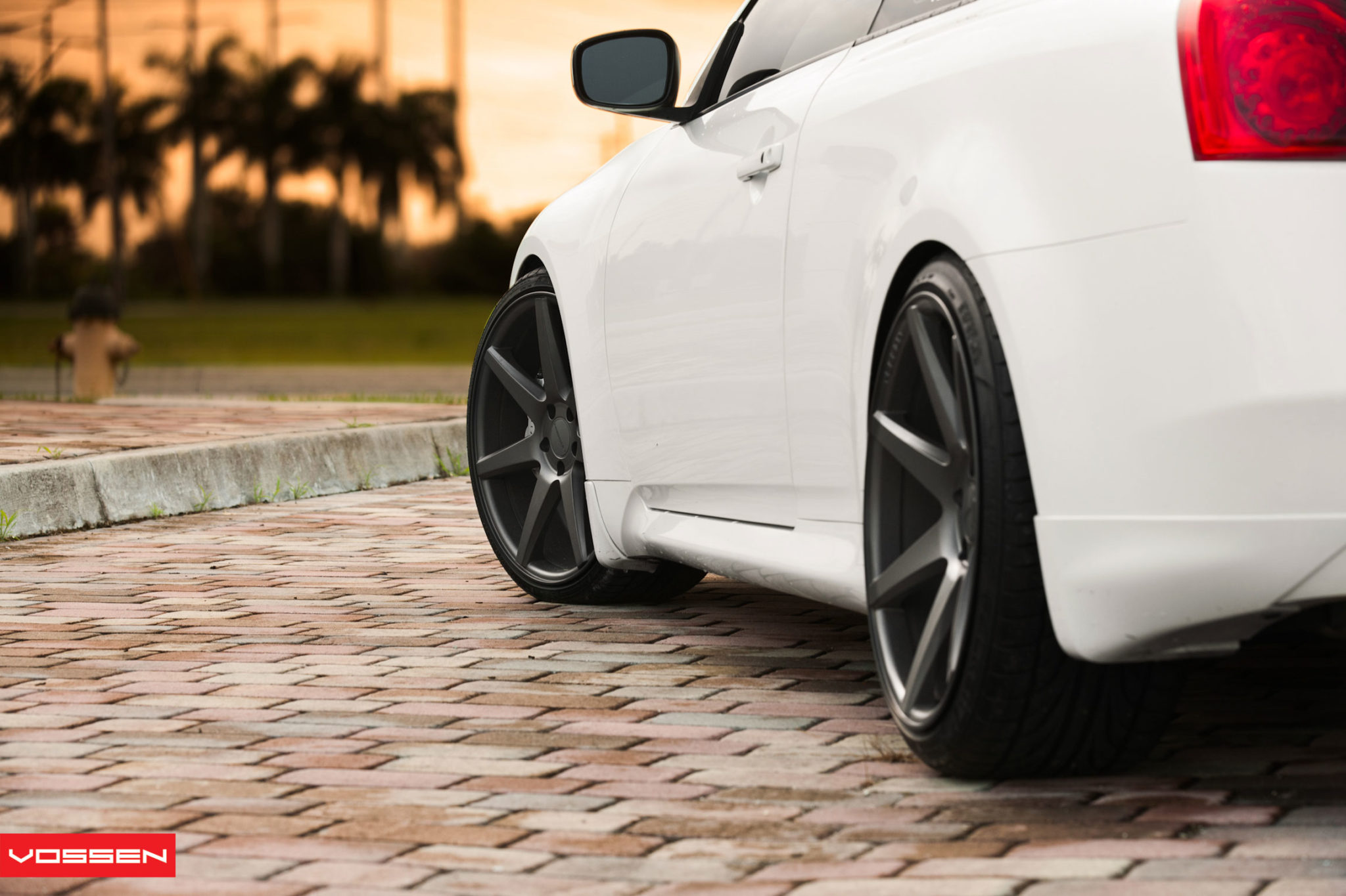 Infiniti G37 - Vossen CV7