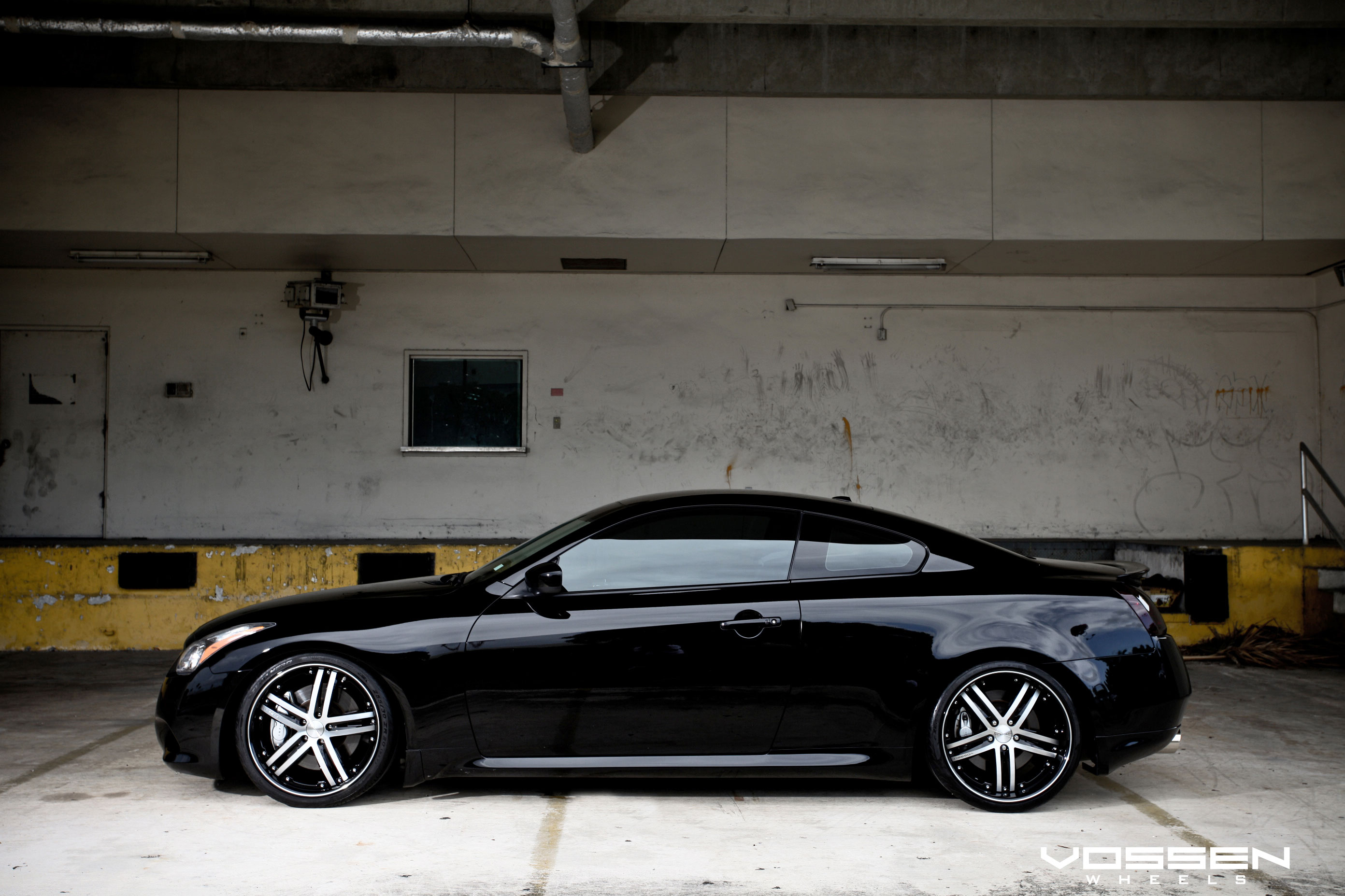 G37 Coupe Vossen