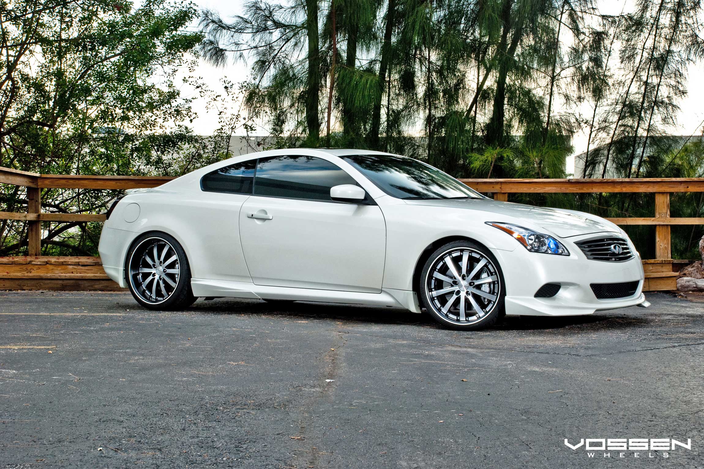 Infiniti G37 - Vossen VVS083
