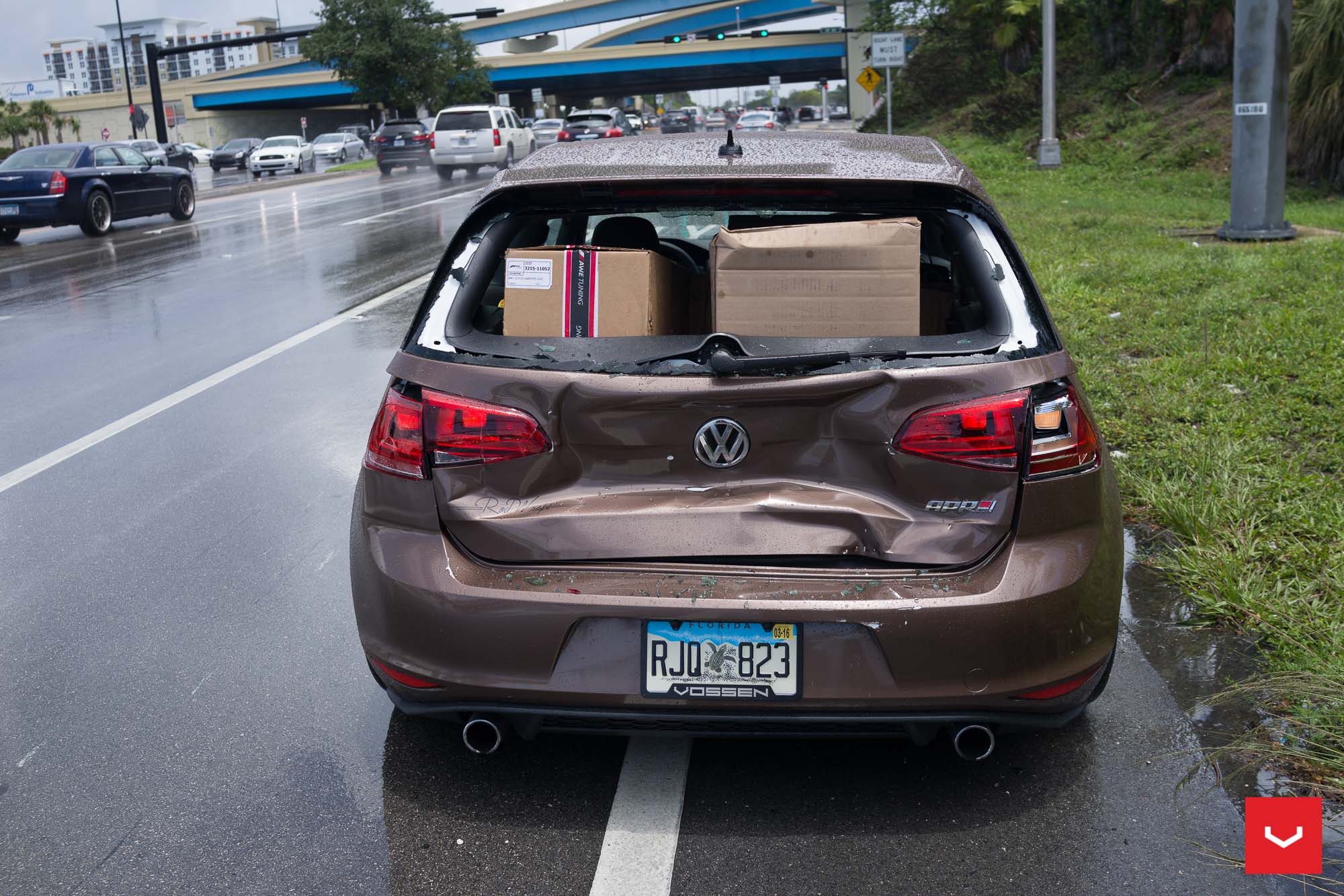 VW Golf GTI Mk7 on Vossen VLE-1