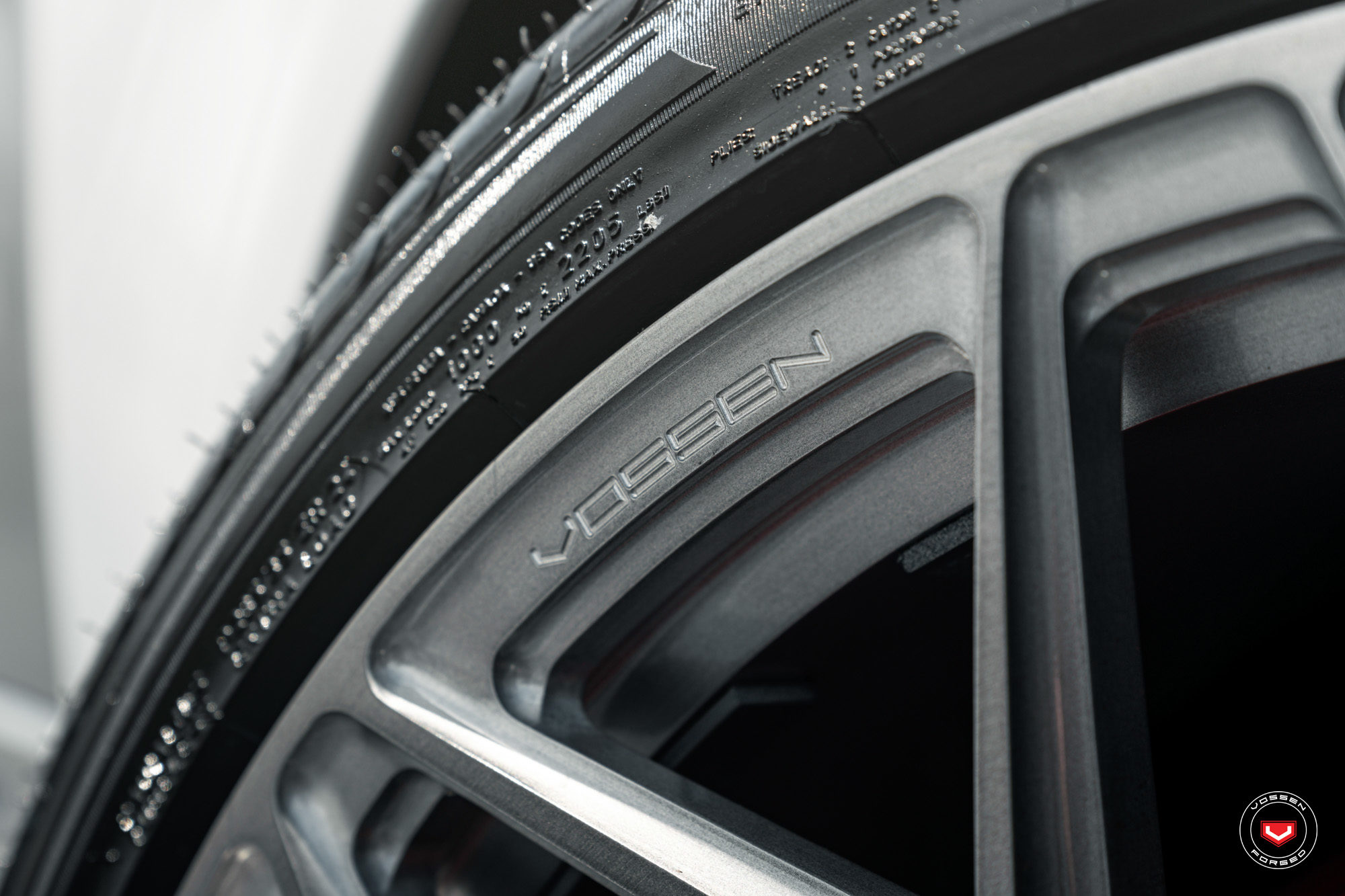 LAND ROVER RANGE ROVER - VOSSEN FORGED: SERIES 17: S17-01 - Vossen Wheels