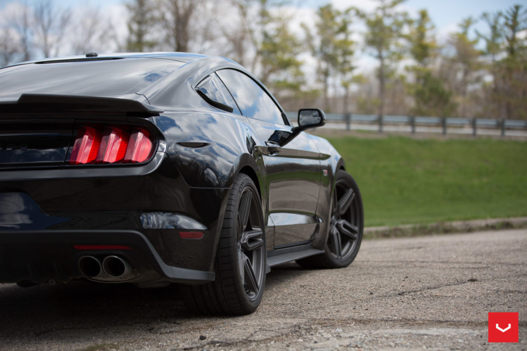 FORD MUSTANG GT - HYBRID FORGED SERIES: HF-1 - Vossen Wheels
