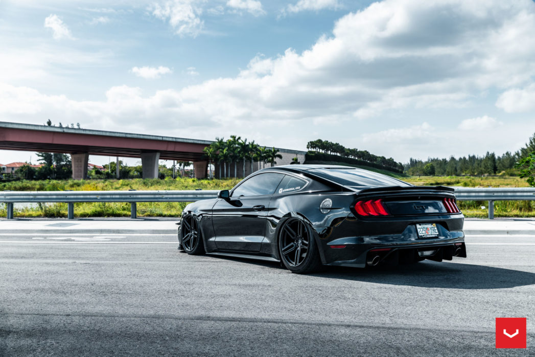 FORD MUSTANG GT - HYBRID FORGED SERIES: HF-1 - Vossen Wheels