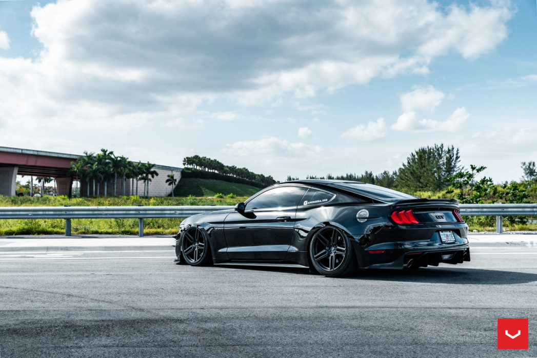 FORD MUSTANG GT - HYBRID FORGED SERIES: HF-1 - Vossen Wheels