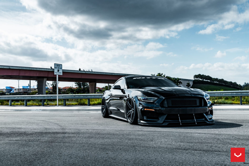 FORD MUSTANG GT - HYBRID FORGED SERIES: HF-1 - Vossen Wheels