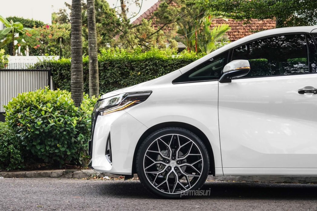 TOYOTA VELLFIRE - HYBRID FORGED SERIES: HF-2 - Vossen Wheels