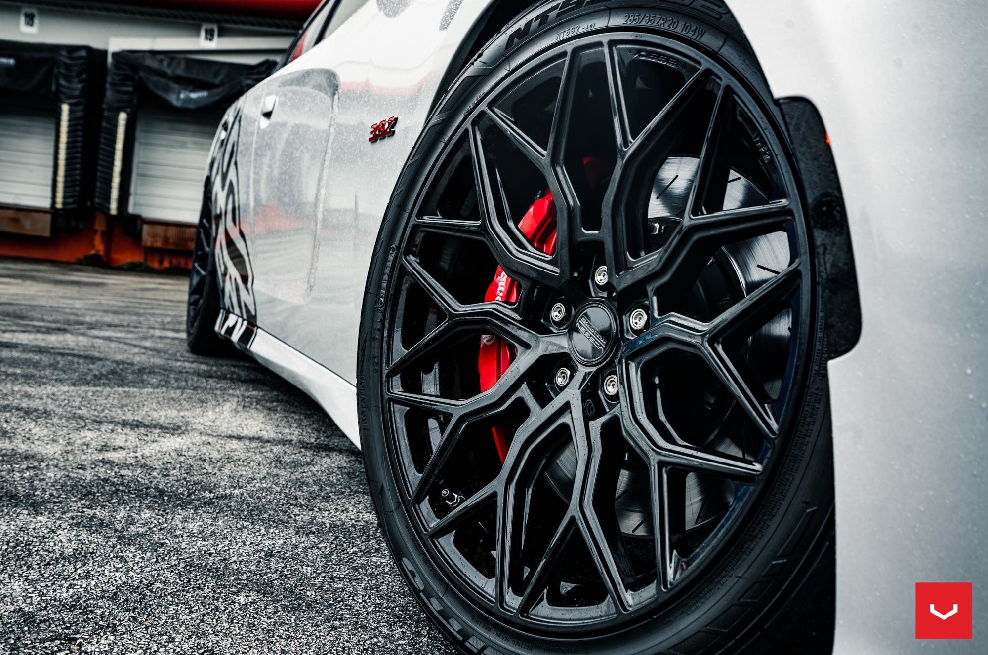 DODGE CHARGER - HYBRID FORGED SERIES: HF-2 - Vossen Wheels