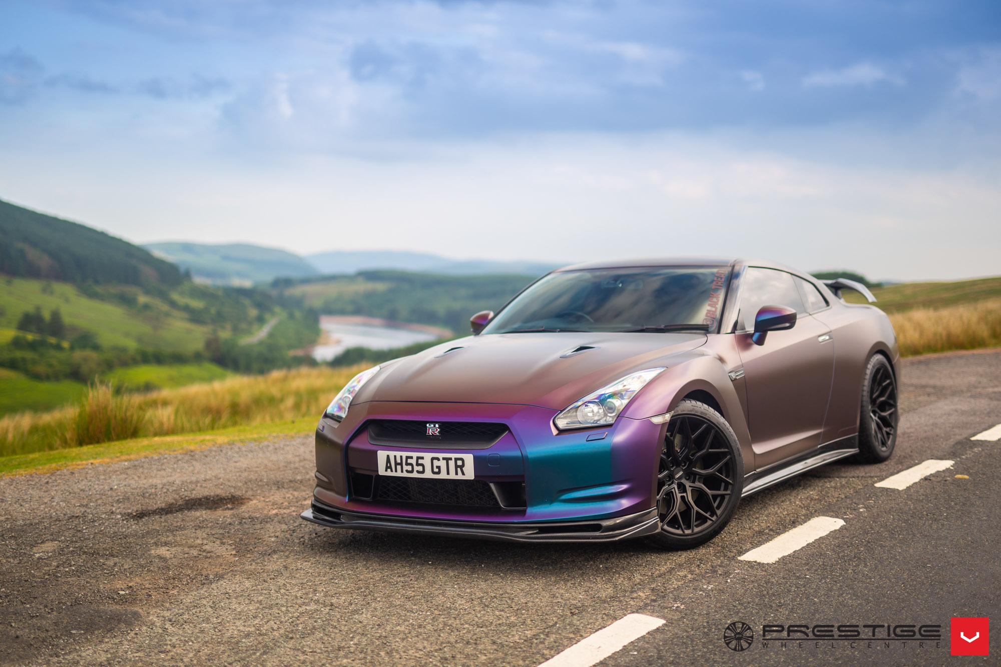 NISSAN GTR - HYBRID FORGED SERIES: HF-2 - Vossen Wheels