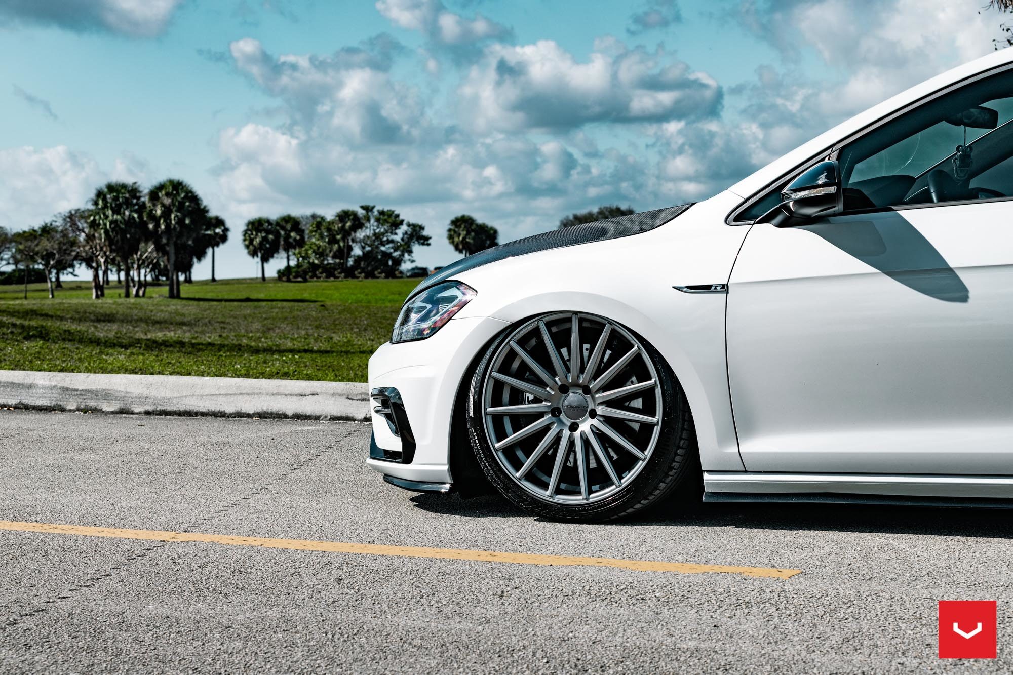 VOLKSWAGEN GOLF R - HYBRID FORGED SERIES: VFS-2 - Vossen Wheels