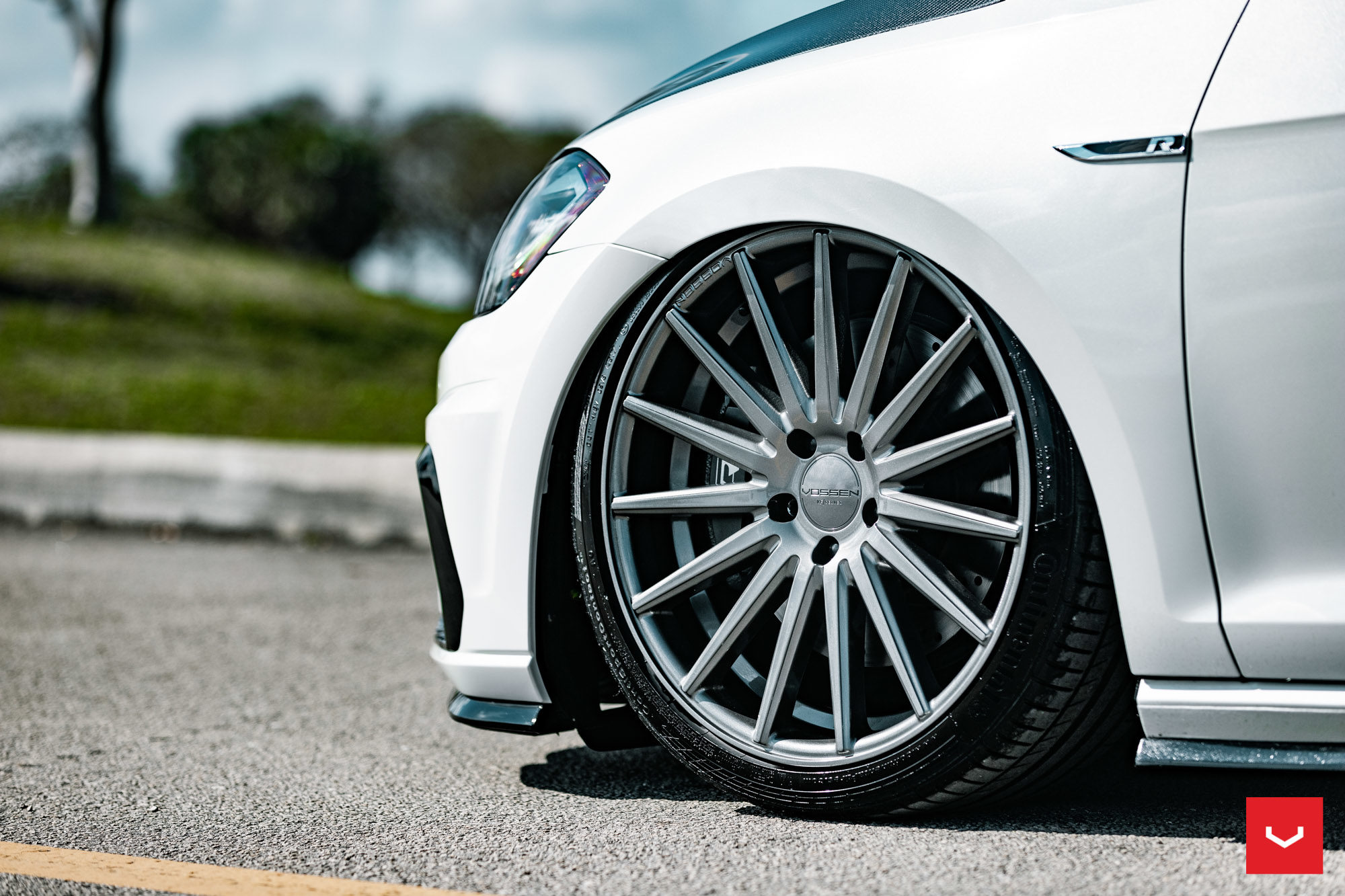 VOLKSWAGEN GOLF R - HYBRID FORGED SERIES: VFS-2 - Vossen Wheels