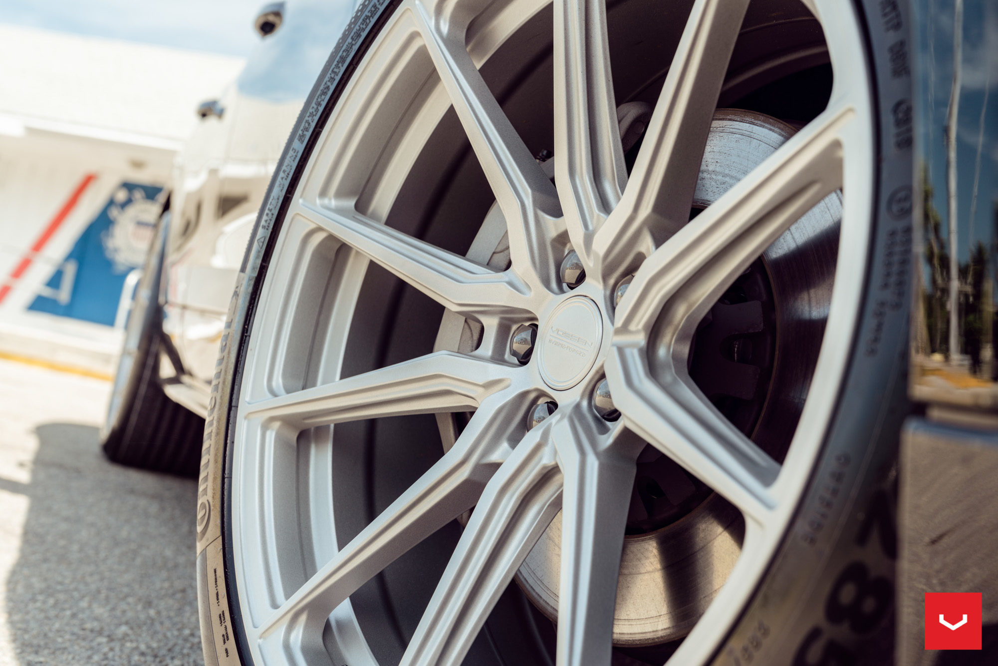 AUDI Q8 - HYBRID FORGED SERIES: HF-3 - Vossen Wheels