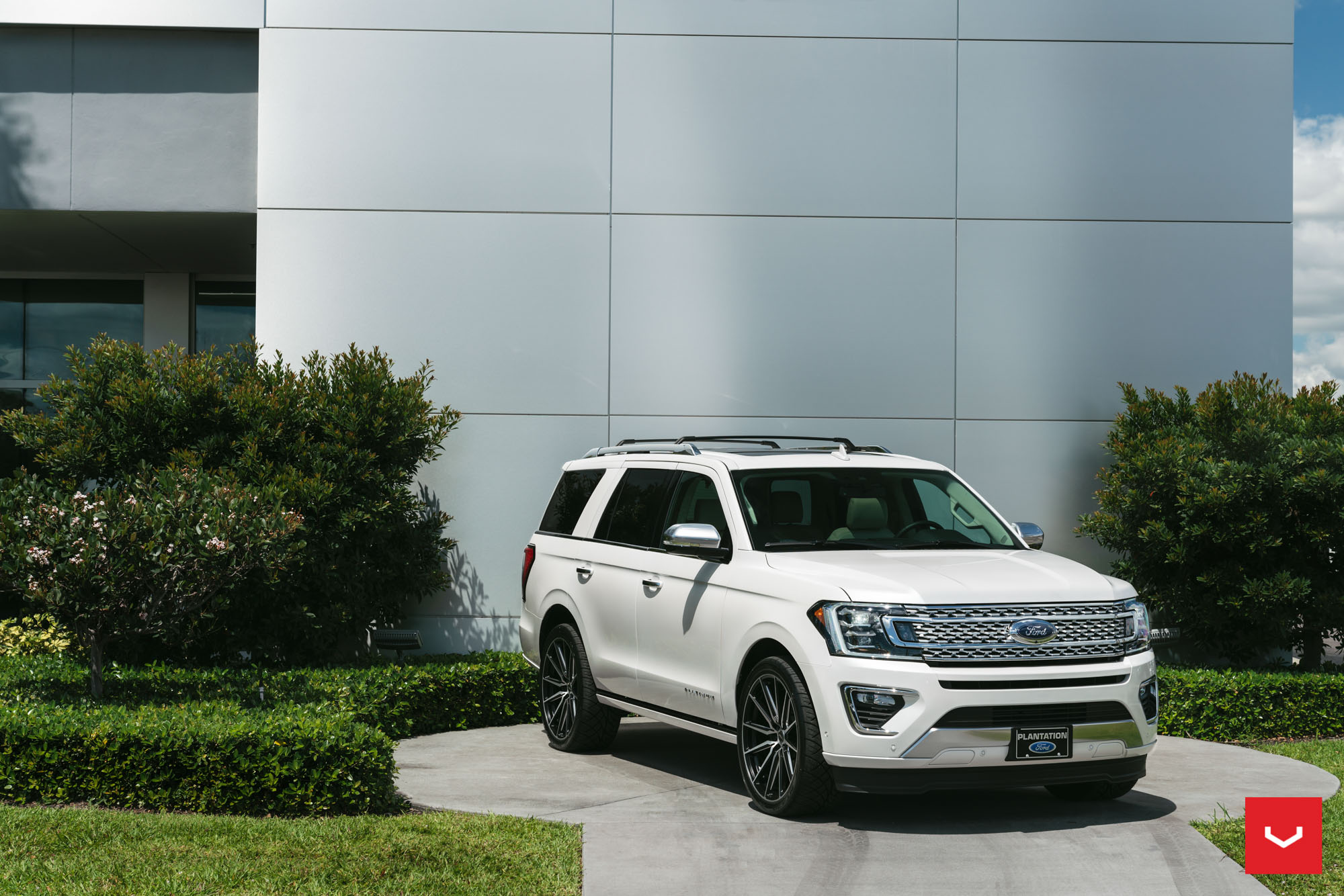 FORD EXPEDITION - HYBRID FORGED SERIES: HF6-1 - Vossen Wheels