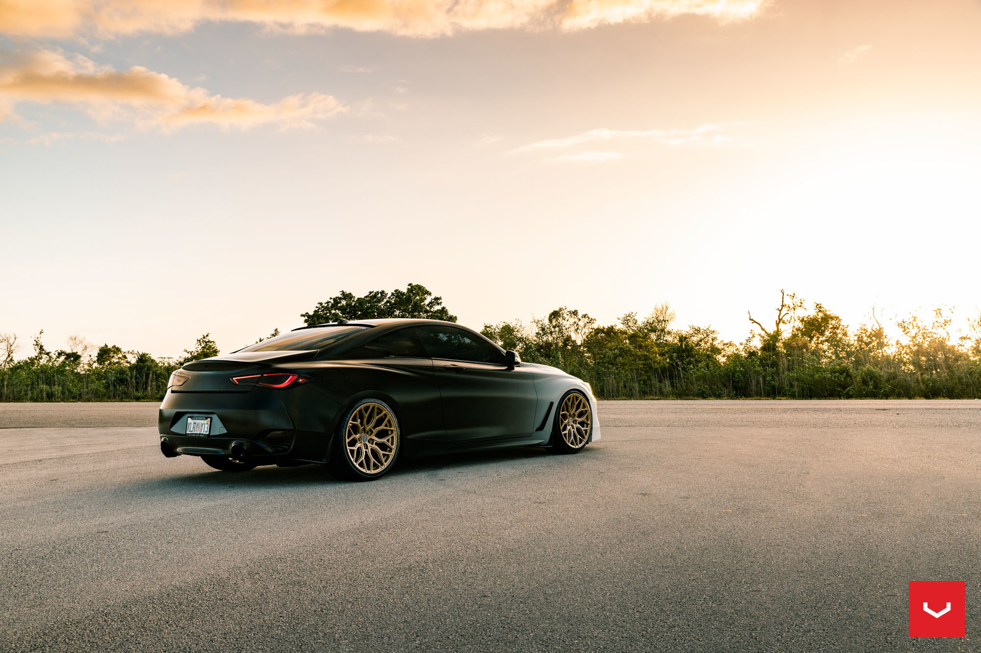 INFINITI Q60S - HYBRID FORGED SERIES: HF-2 - Vossen Wheels