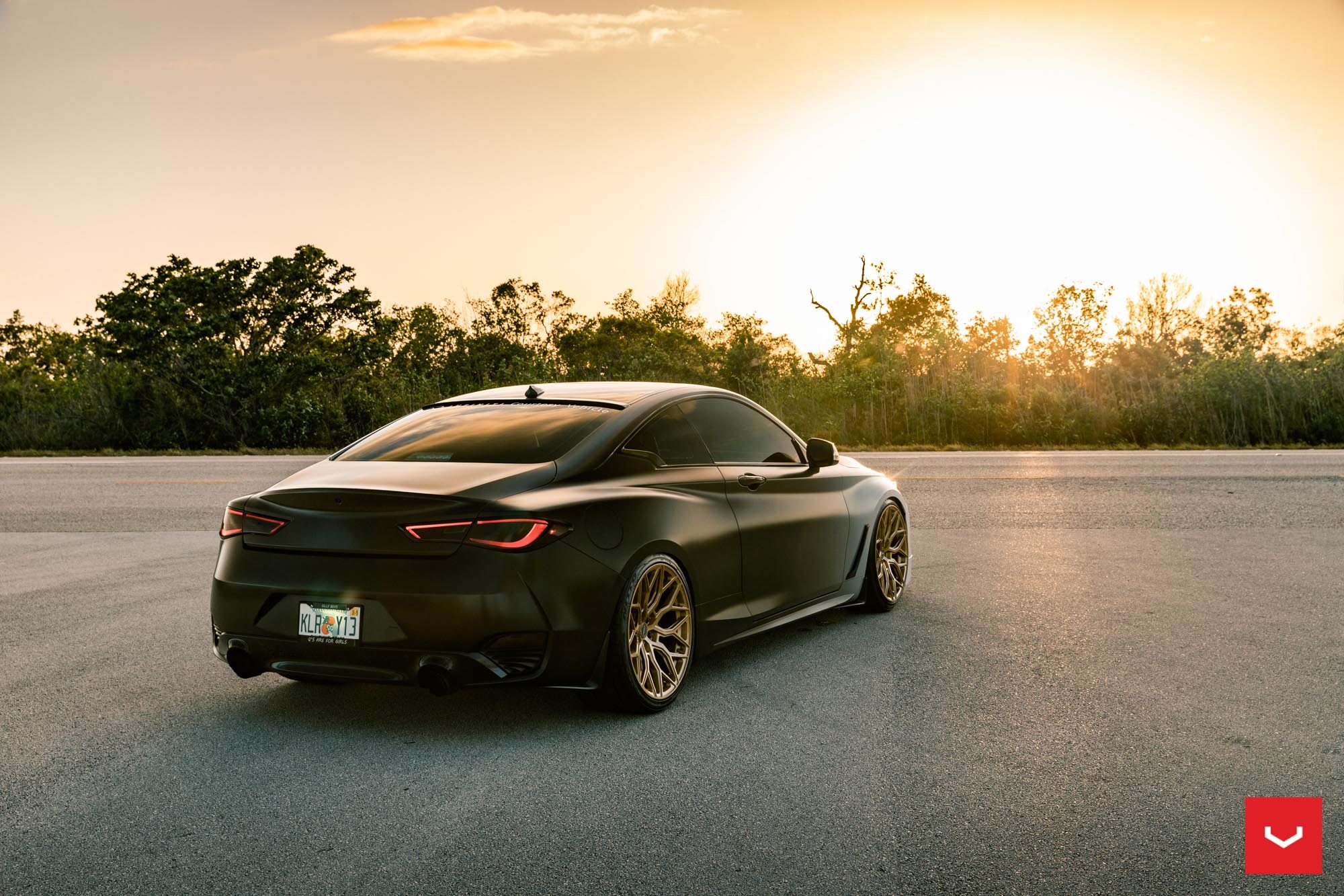 INFINITI Q60S - HYBRID FORGED SERIES: HF-2 - Vossen Wheels