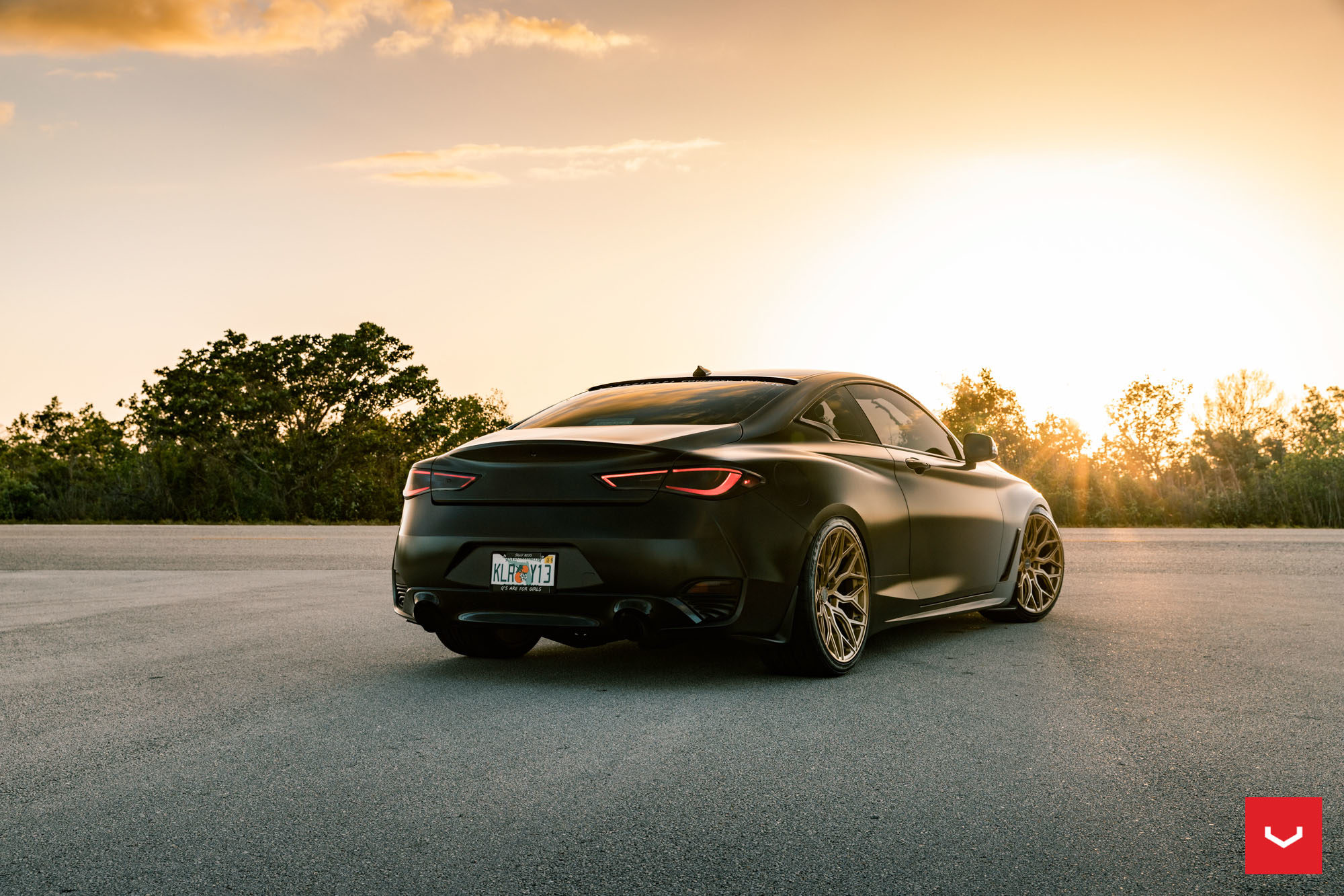 INFINITI Q60S - HYBRID FORGED SERIES: HF-2 - Vossen Wheels