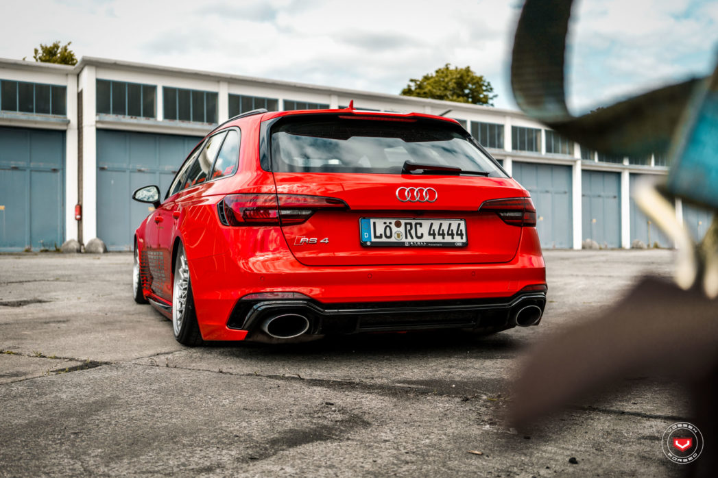 AUDI RS4 - M-R SERIES: ML-R2 - Vossen Wheels