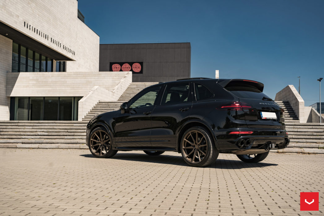 PORSCHE CAYENNE - HYBRID FORGED SERIES: HF-3 - Vossen Wheels