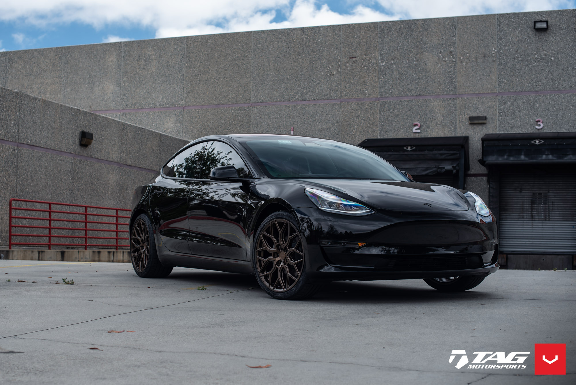 TESLA MODEL 3 - HYBRID FORGED SERIES: HF-2 - Vossen Wheels