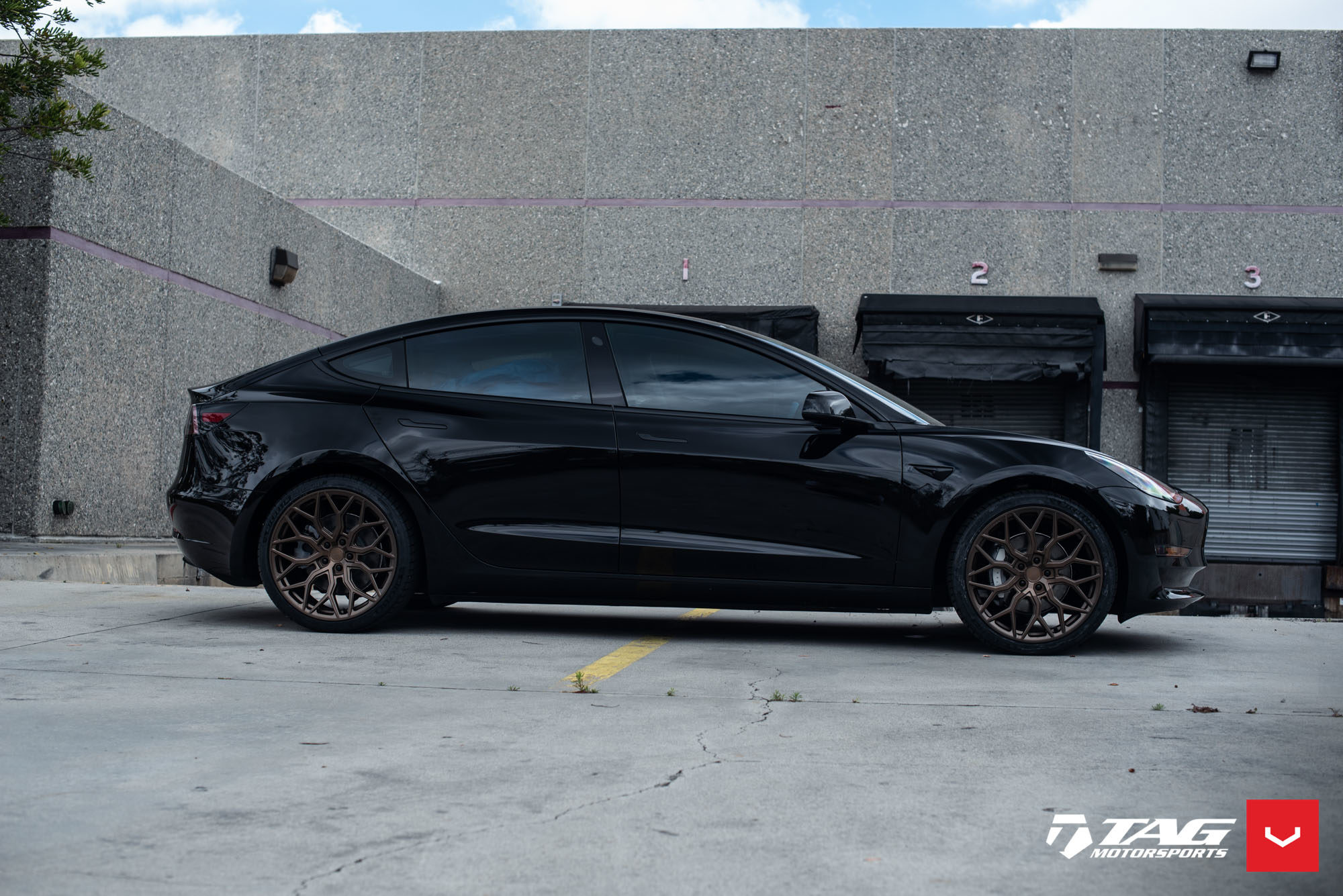 TESLA MODEL 3 - HYBRID FORGED SERIES: HF-2 - Vossen Wheels