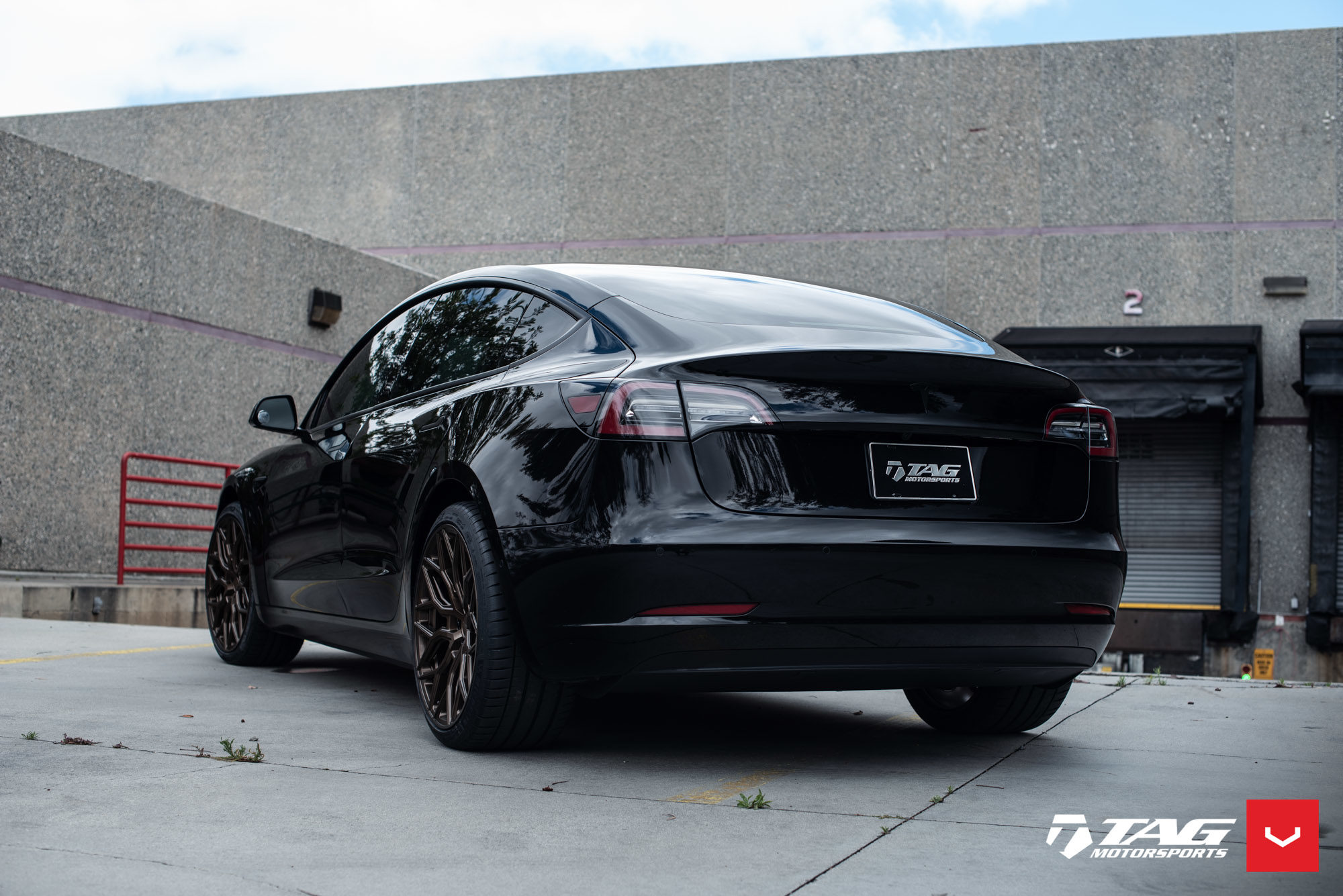 TESLA MODEL 3 - HYBRID FORGED SERIES: HF-2 - Vossen Wheels