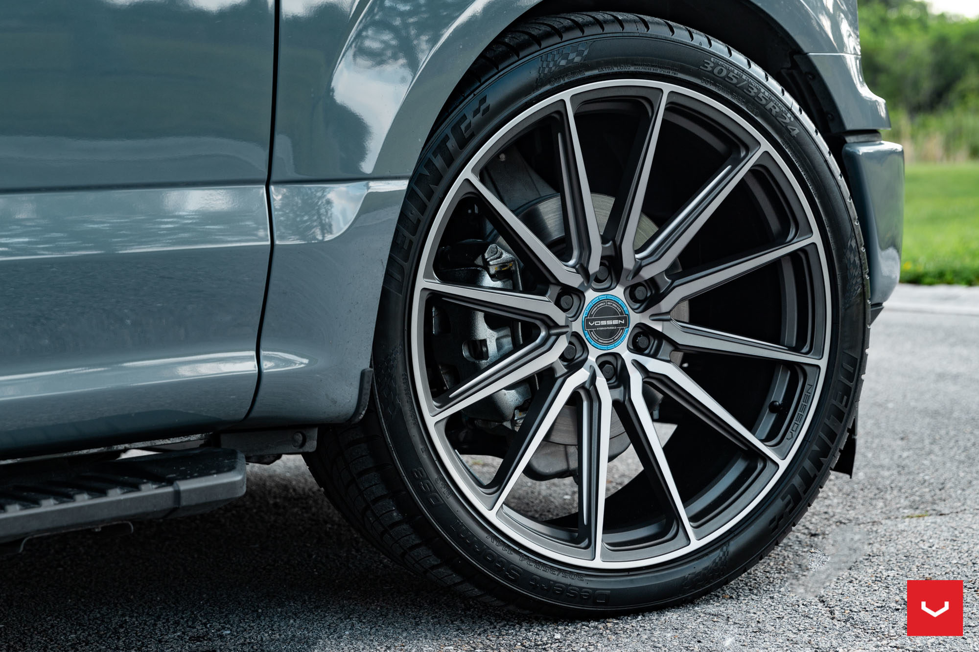 FORD F-150 STX - HYBRID FORGED SERIES: HF6-1 - Vossen Wheels
