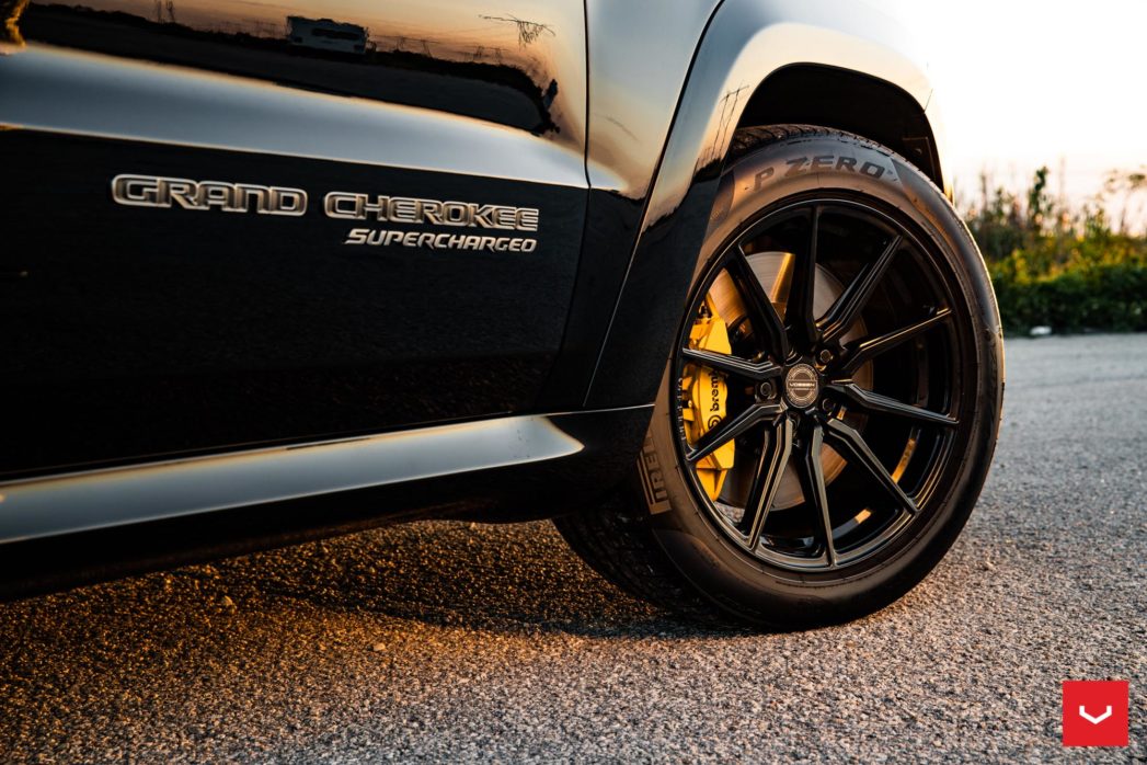 JEEP TRACKHAWK - HYBRID FORGED SERIES: HF-3 - Vossen Wheels