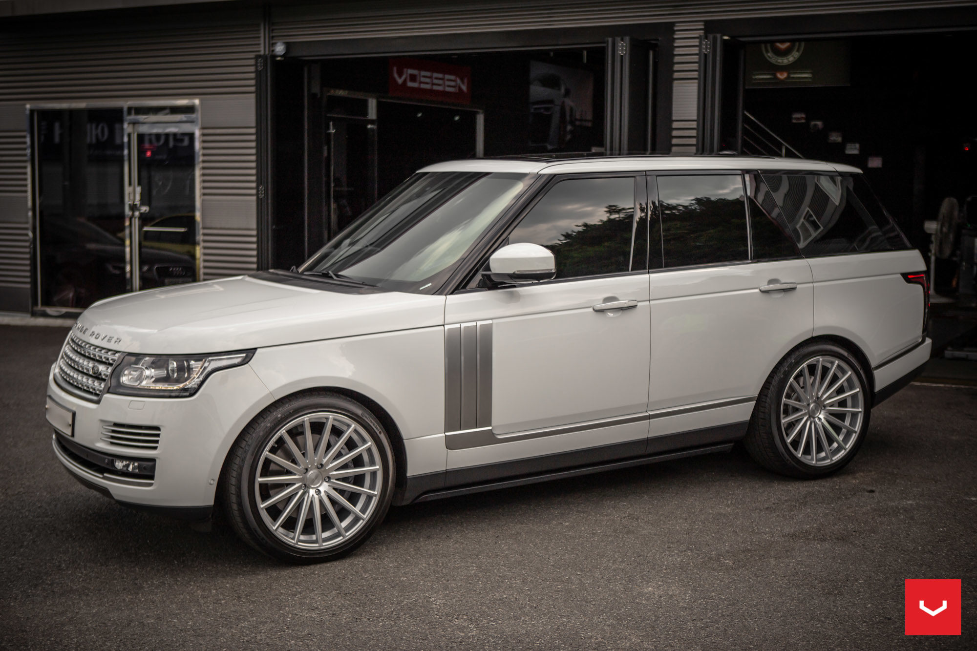 RANGE ROVER VOGUE - HYBRID FORGED SERIES: VFS-2 - Vossen Wheels