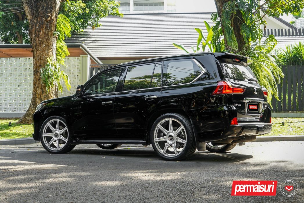 LEXUS LX570 - SERIES 17: S17-11 - Vossen Wheels