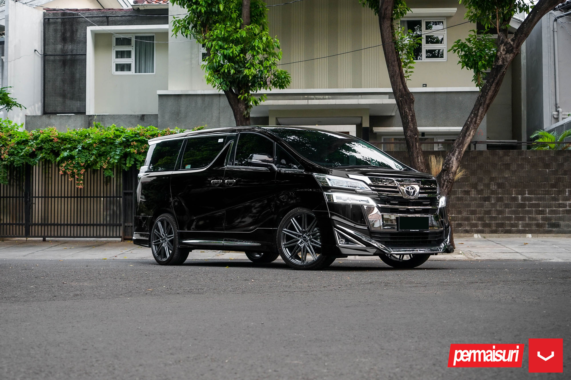 TOYOTA VELLFIRE - CV SERIES: CV10 - Vossen Wheels