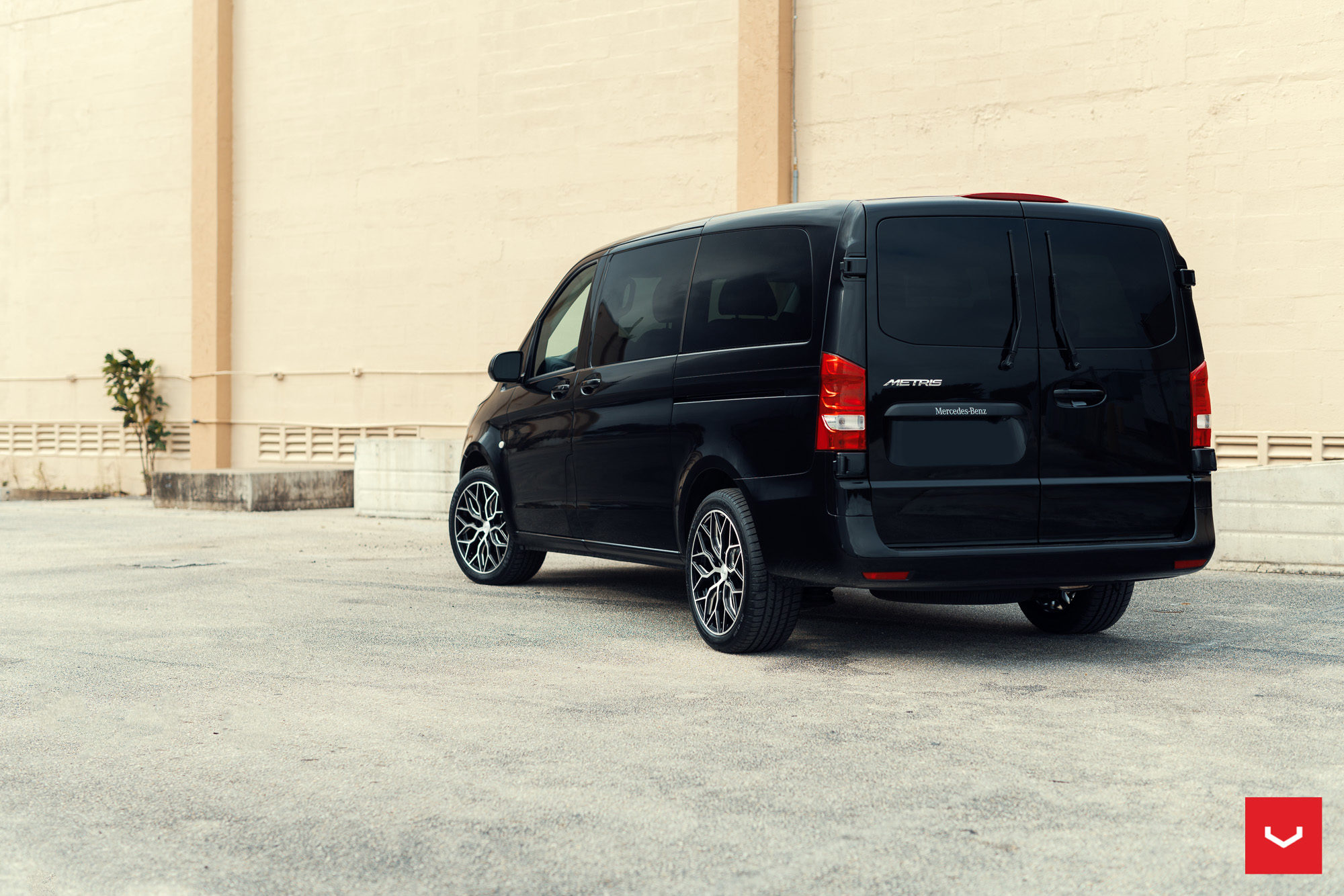 MERCEDES METRIS - HYBRID FORGED SERIES: HF-2 - Vossen Wheels