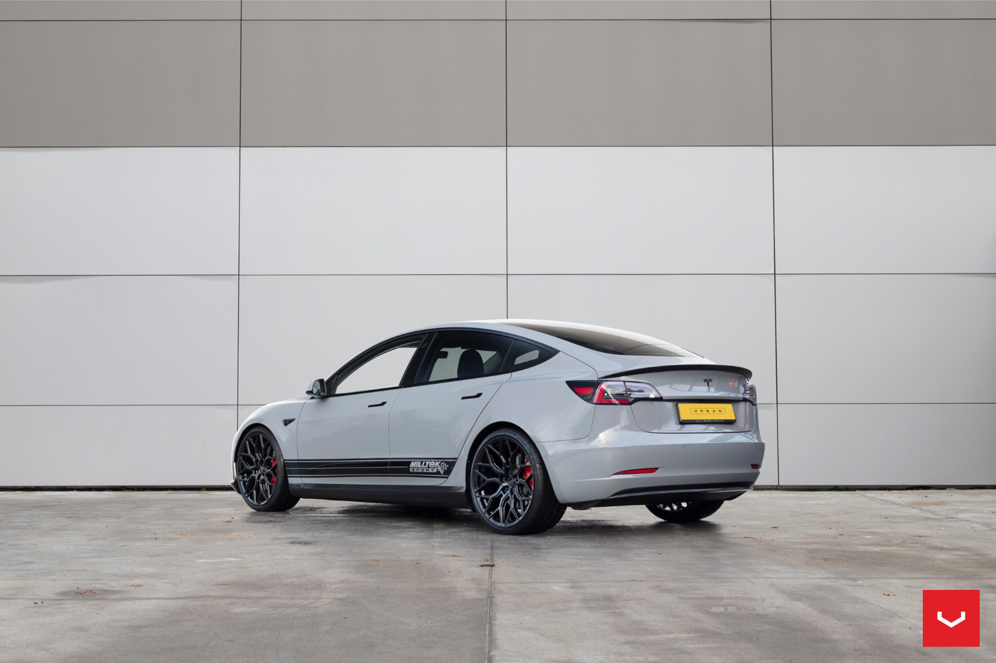 TESLA MODEL 3 - HYBRID FORGED SERIES: HF-2 - Vossen Wheels