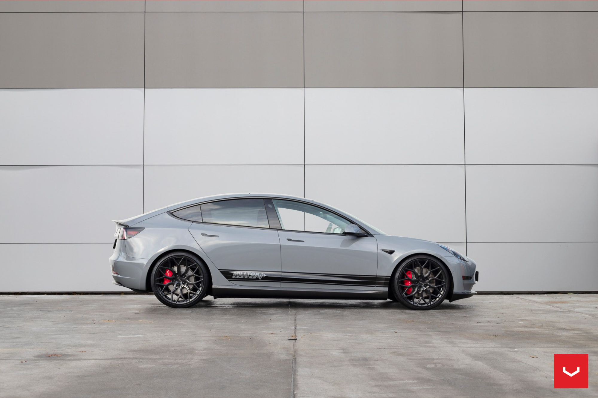 TESLA MODEL 3 - HYBRID FORGED SERIES: HF-2 - Vossen Wheels