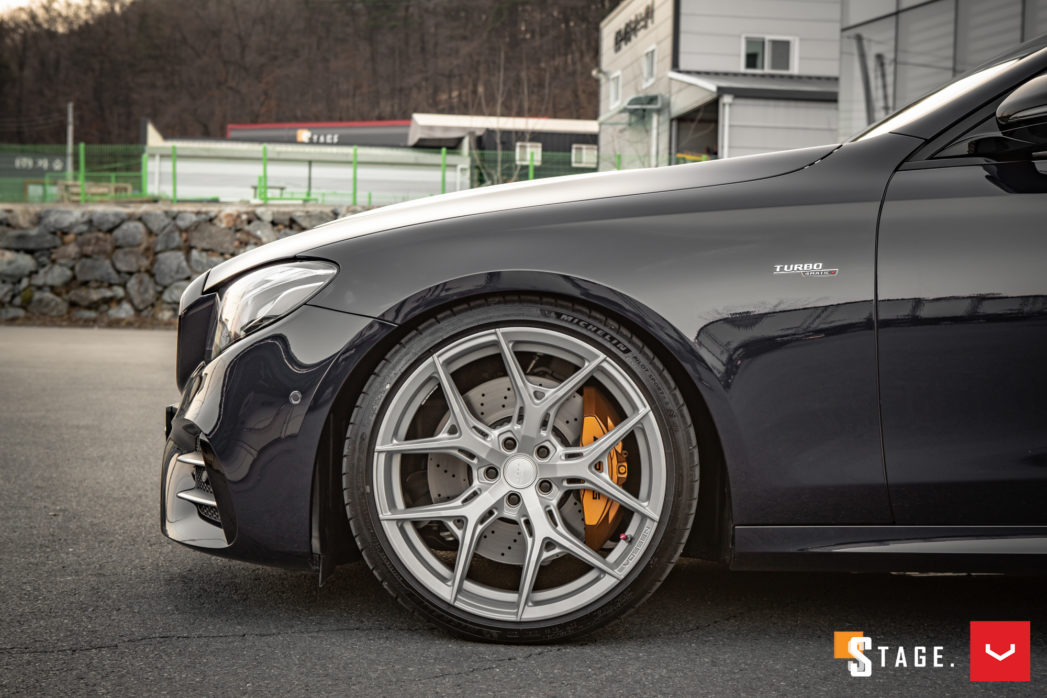 MERCEDES E53 AMG - HYBRID FORGED SERIES: HF-5 - Vossen Wheels