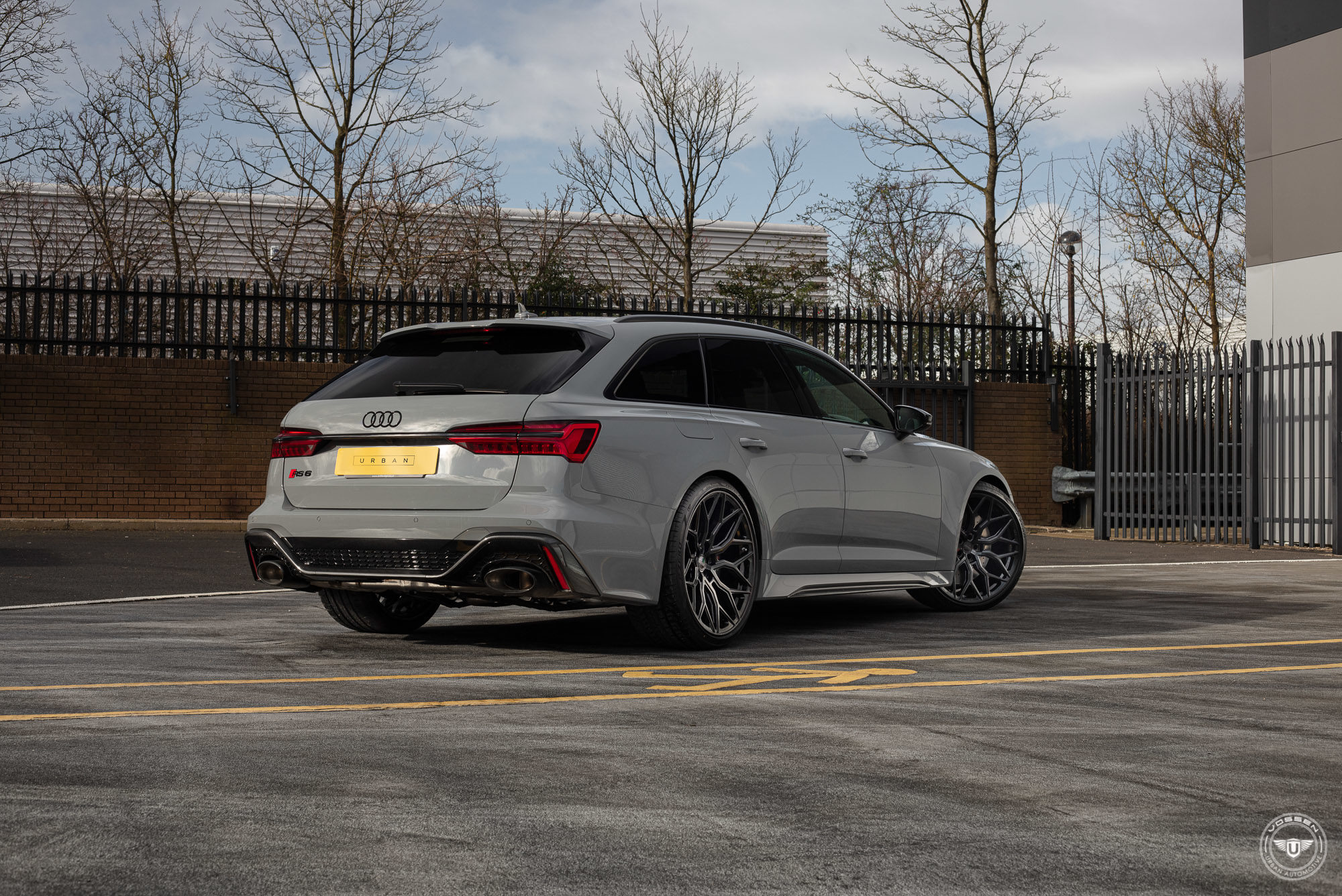 AUDI RS6 - HYBRID FORGED SERIES: HF-2 - Vossen Wheels
