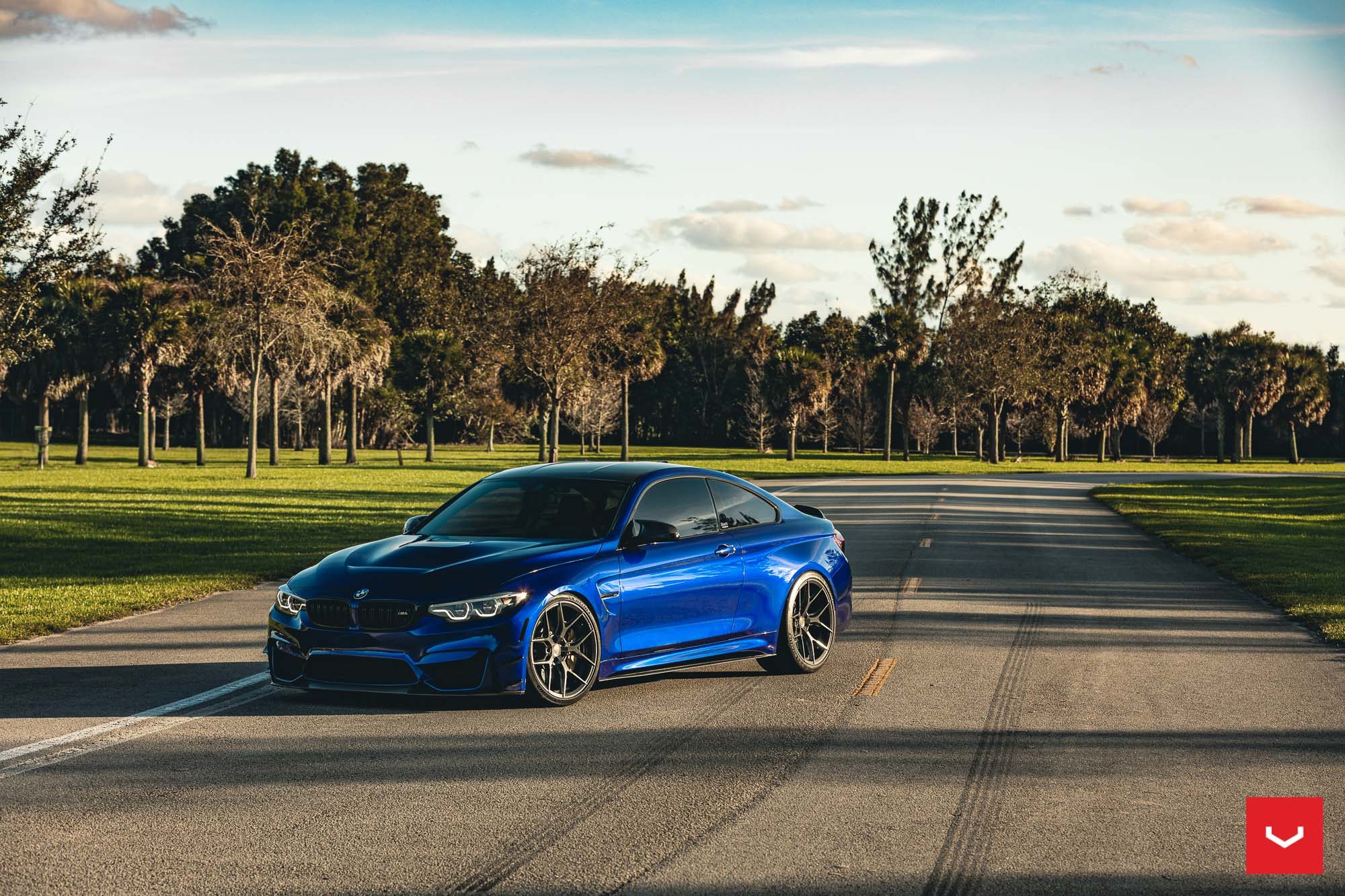 BMW M4CS - HYBRID FORGED SERIES: HF-5 - Vossen Wheels