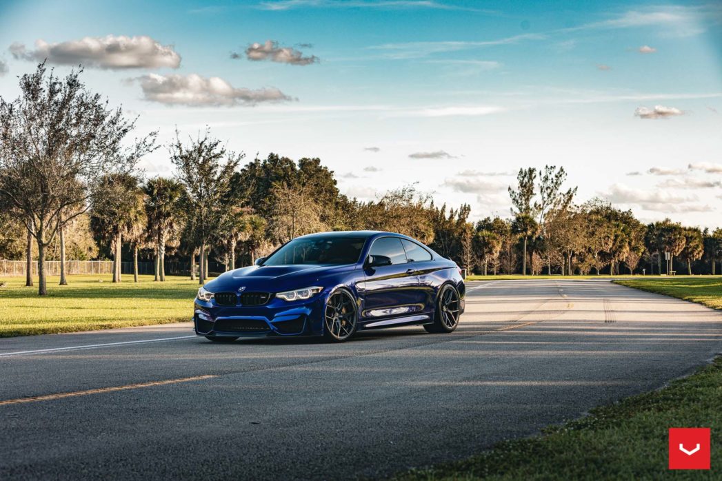 BMW M4CS - HYBRID FORGED SERIES: HF-5 - Vossen Wheels