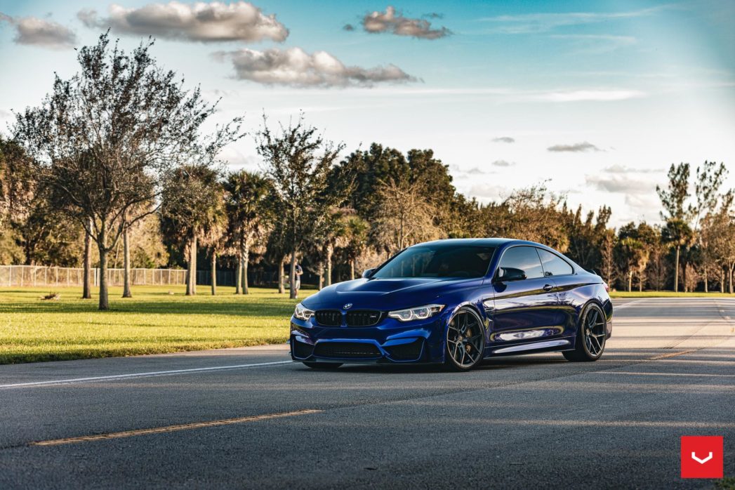 BMW M4CS - HYBRID FORGED SERIES: HF-5 - Vossen Wheels