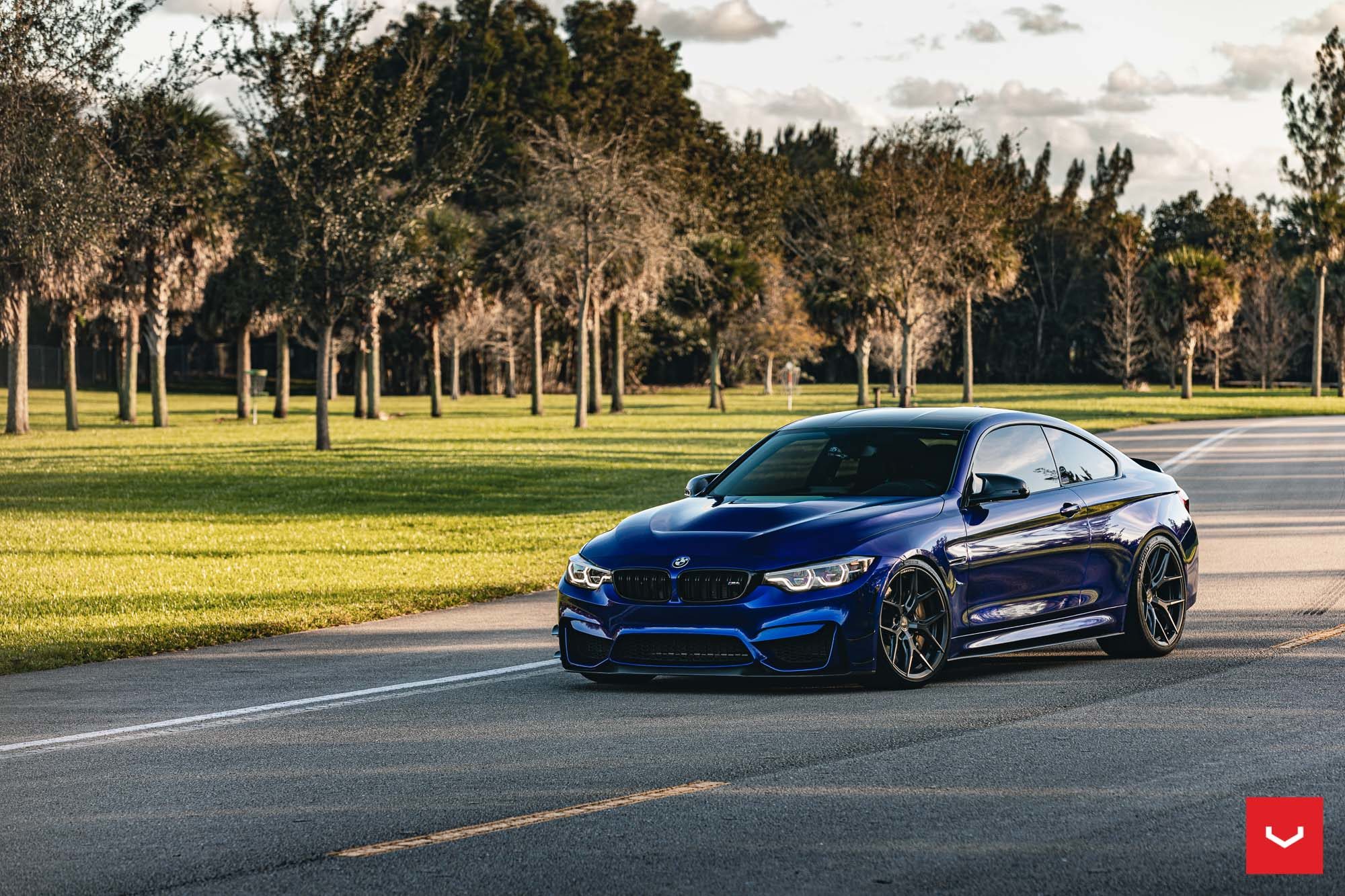 BMW M4CS - HYBRID FORGED SERIES: HF-5 - Vossen Wheels