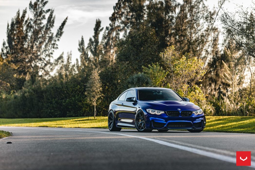 BMW M4CS - HYBRID FORGED SERIES: HF-5 - Vossen Wheels