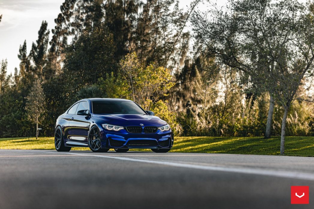 BMW M4CS - HYBRID FORGED SERIES: HF-5 - Vossen Wheels