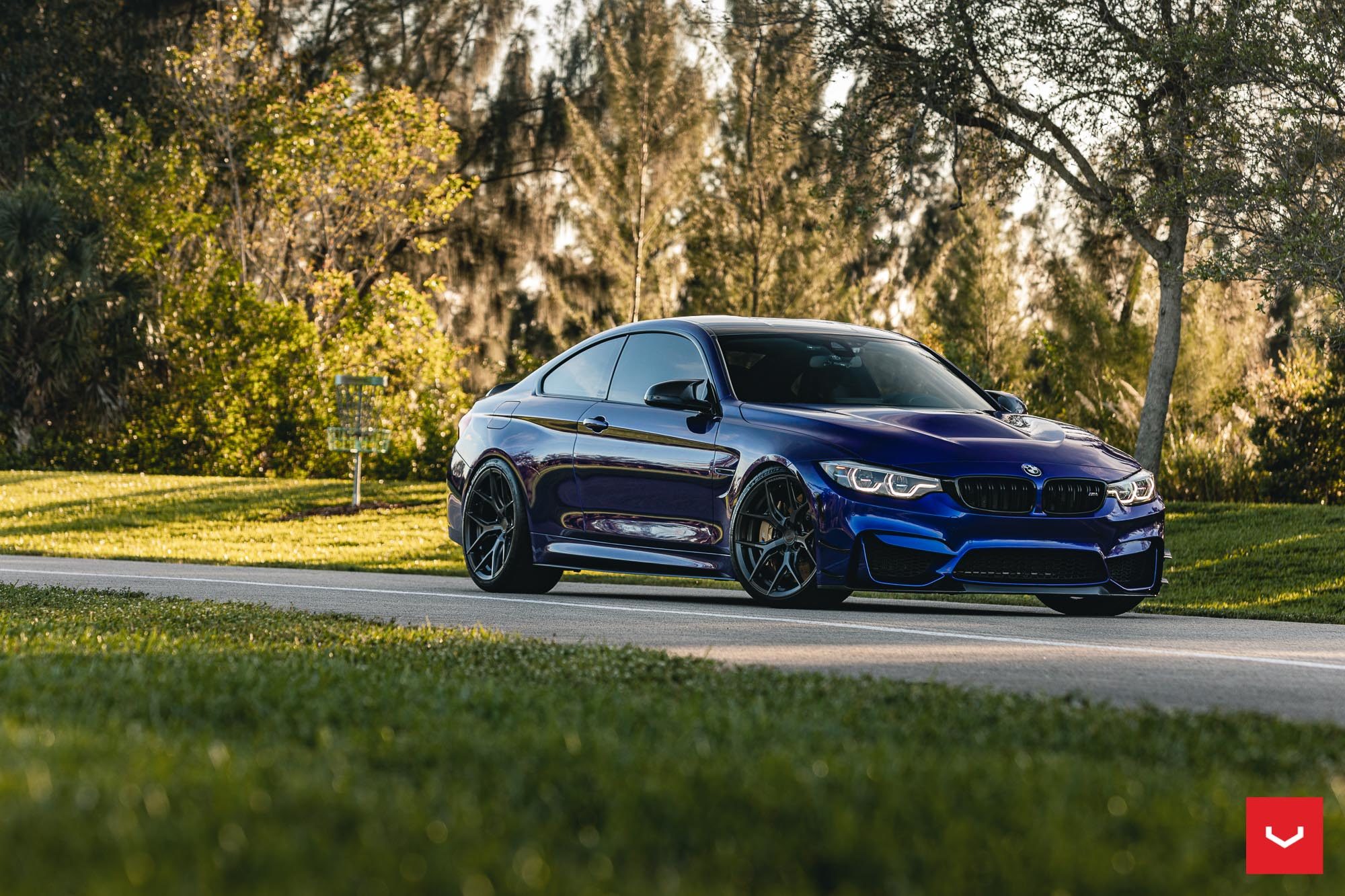 BMW M4CS - HYBRID FORGED SERIES: HF-5 - Vossen Wheels