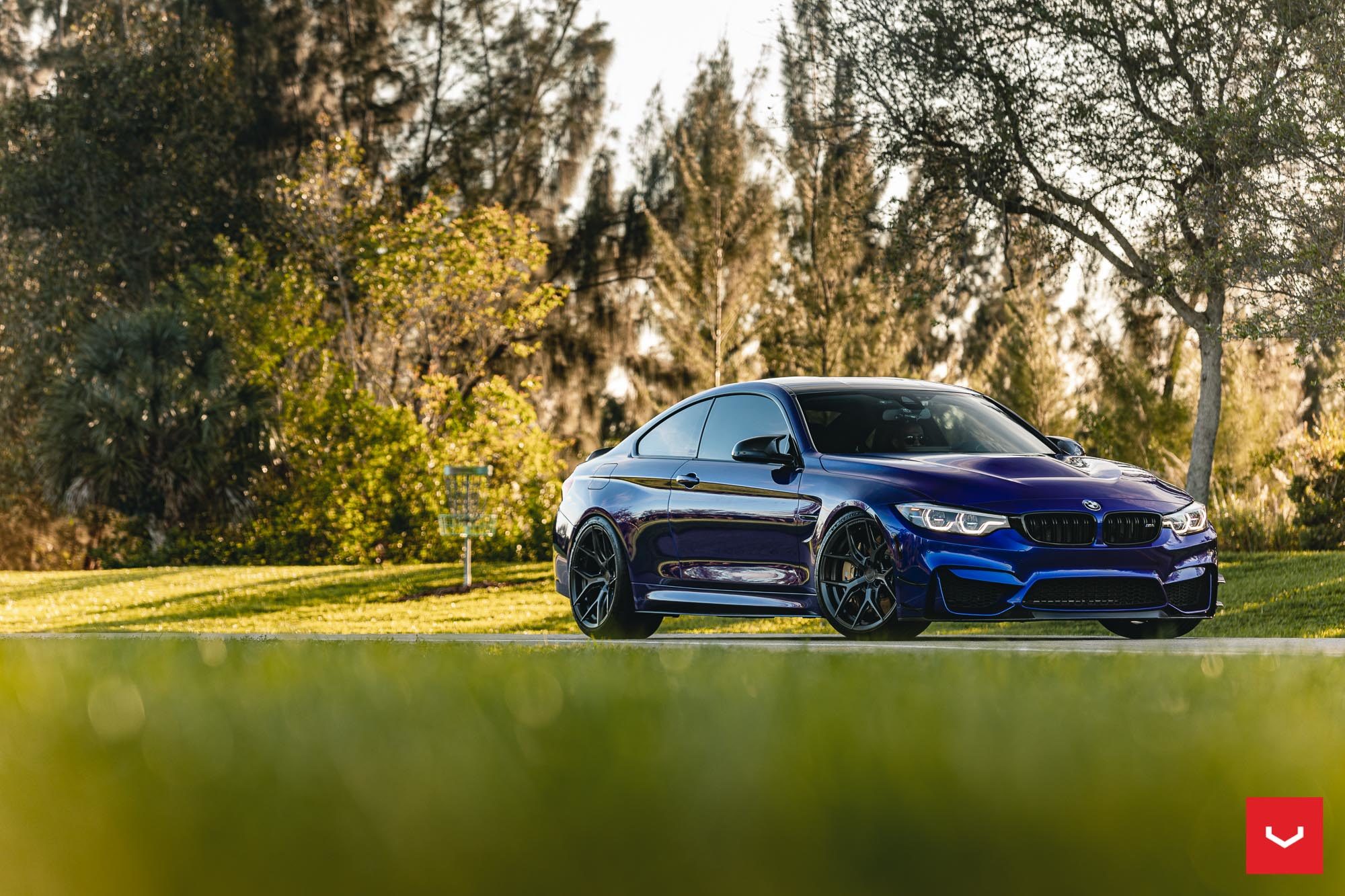 BMW M4CS - HYBRID FORGED SERIES: HF-5 - Vossen Wheels