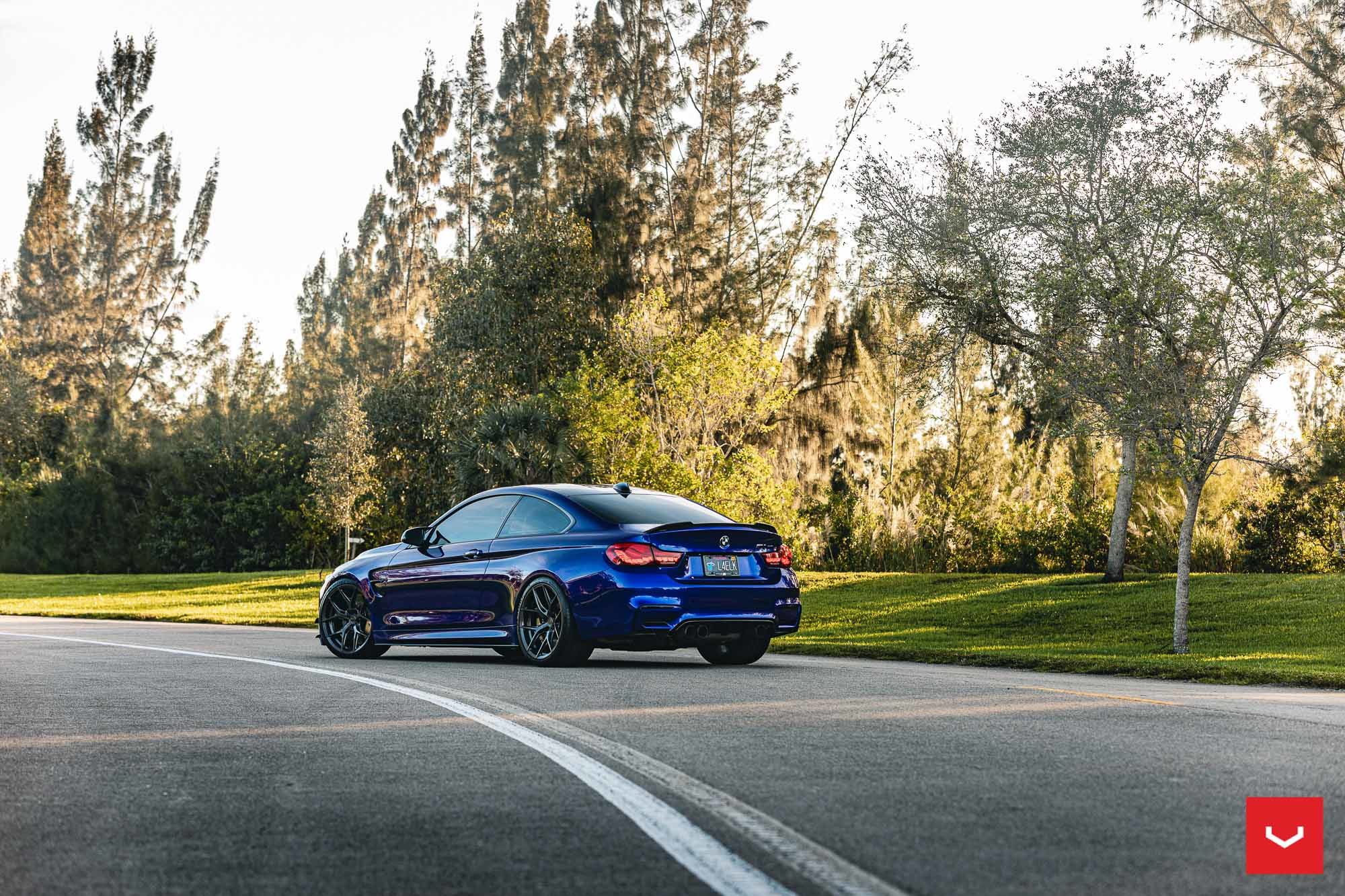 BMW M4CS - HYBRID FORGED SERIES: HF-5 - Vossen Wheels