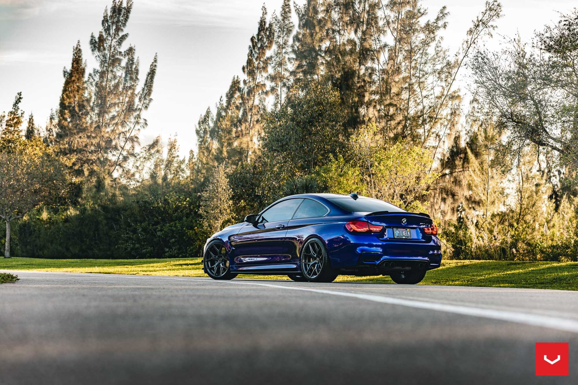 BMW M4CS - HYBRID FORGED SERIES: HF-5 - Vossen Wheels